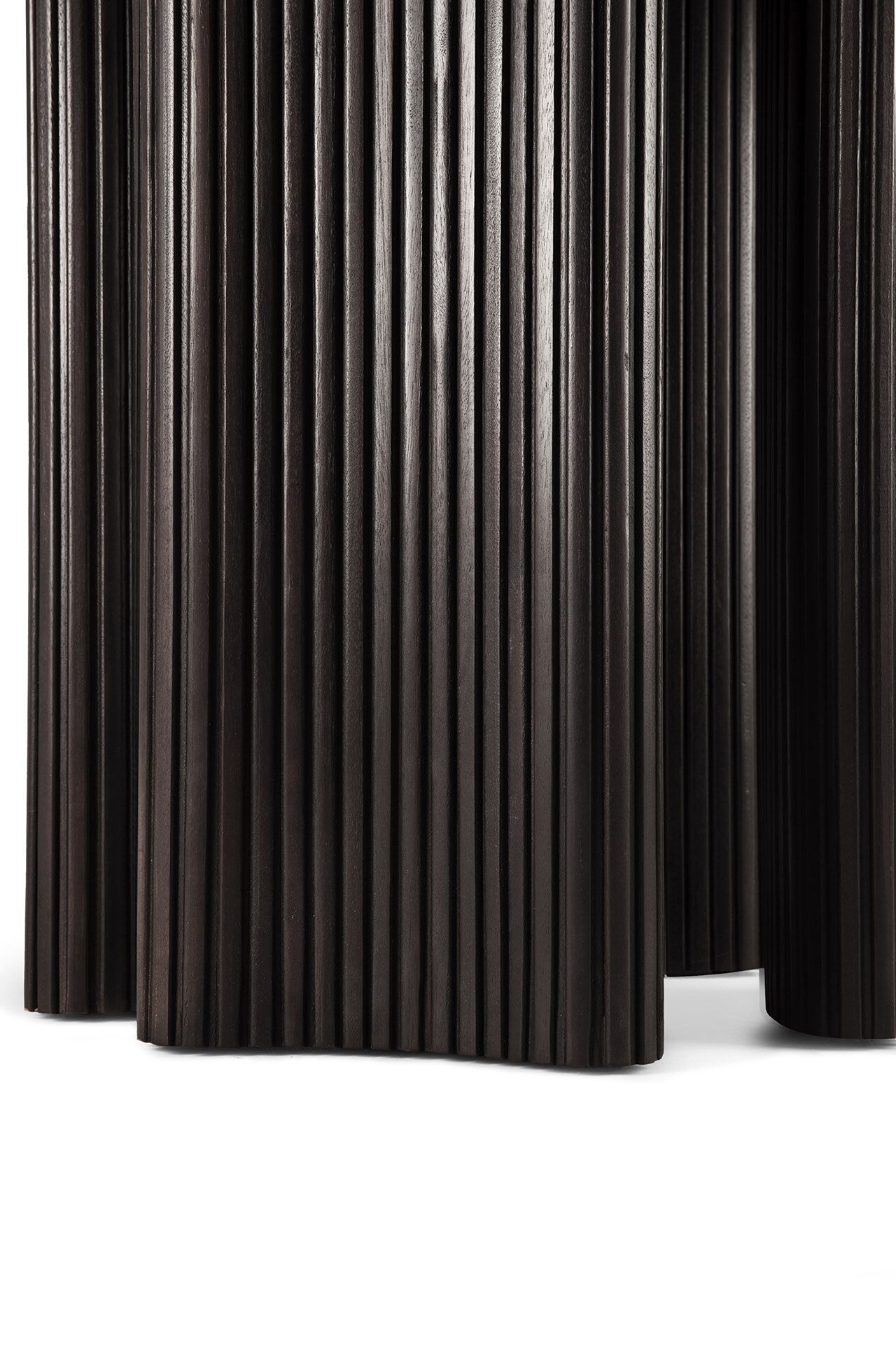 ROLLER MAX Round mahogany table By Ethnicraft | design Alain Van Havre