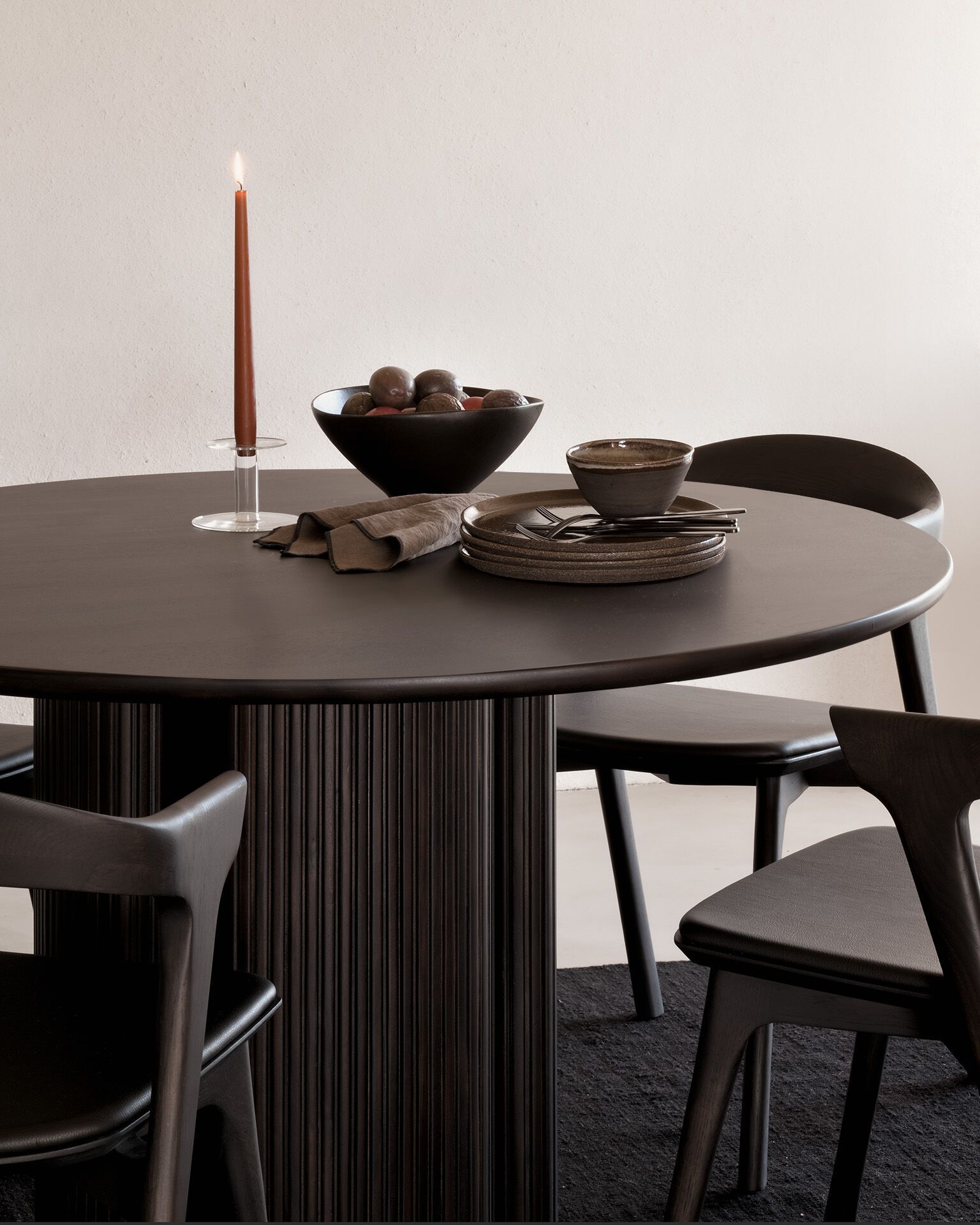 ROLLER MAX Round mahogany table By Ethnicraft | design Alain Van Havre