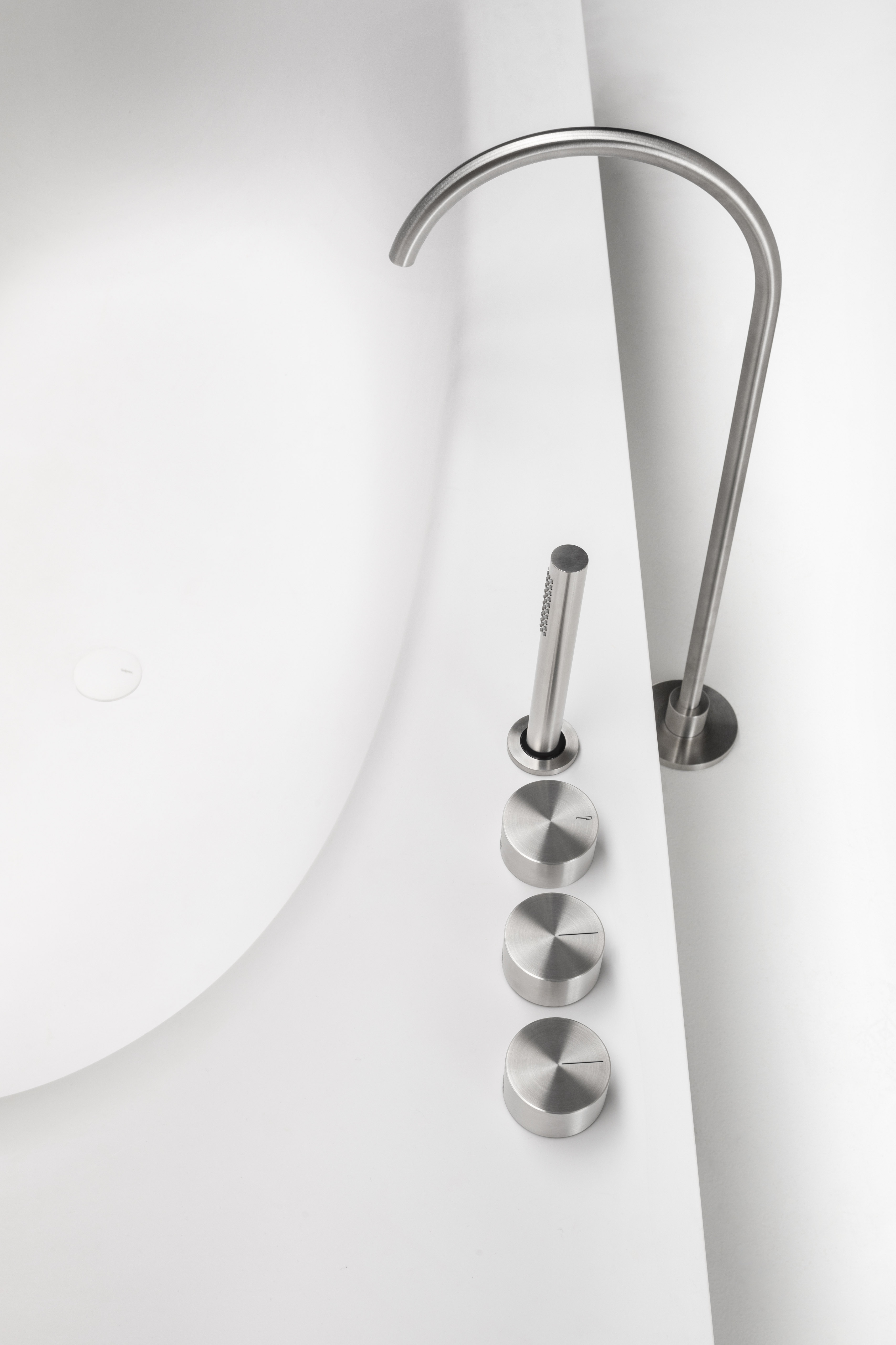 ACQUIFERO Stainless steel bathtub set By FALPER | design Victor Vasilev