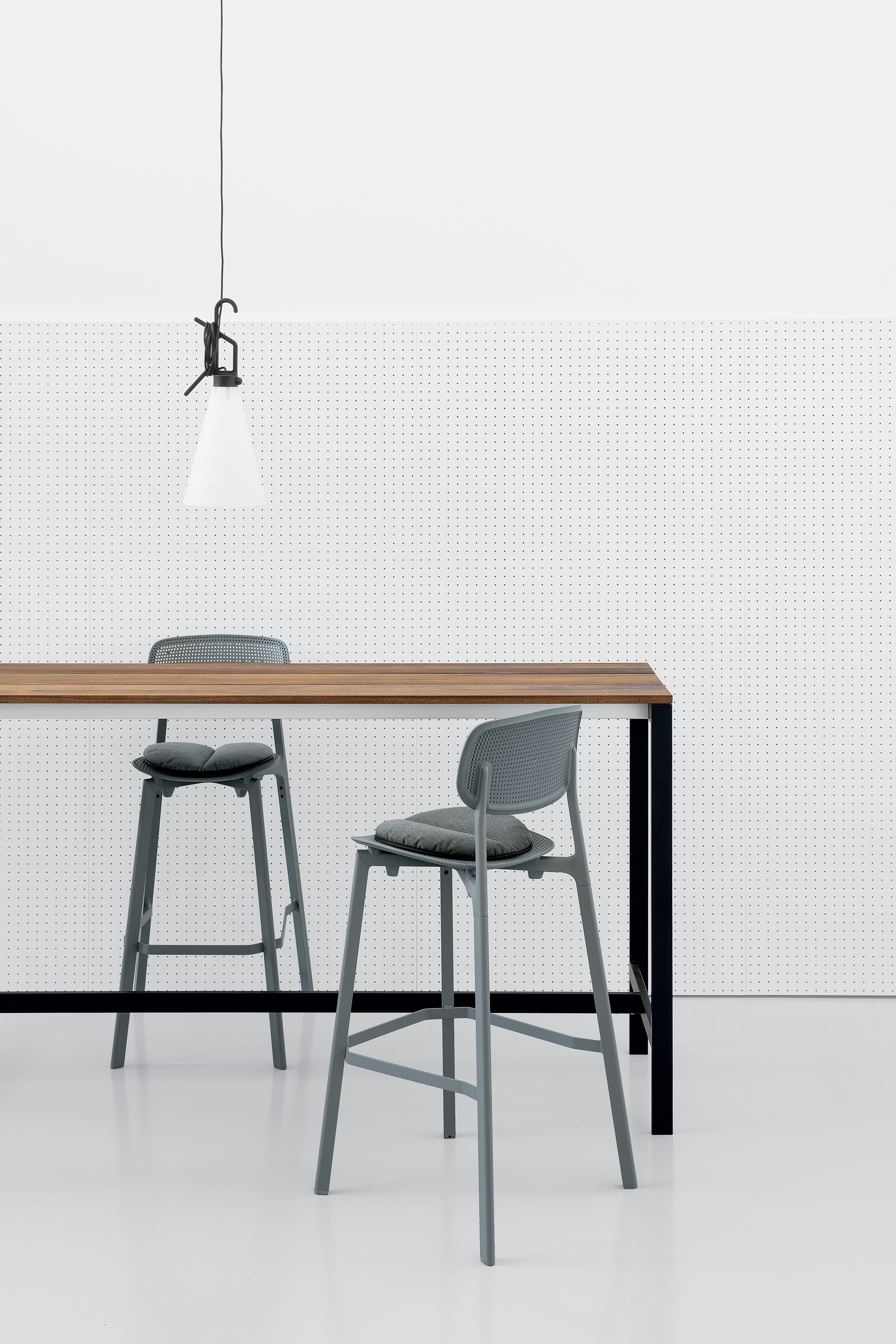 BE-EASY SLATTED | Mange-debout Collection Be-Easy Slatted By Kristalia