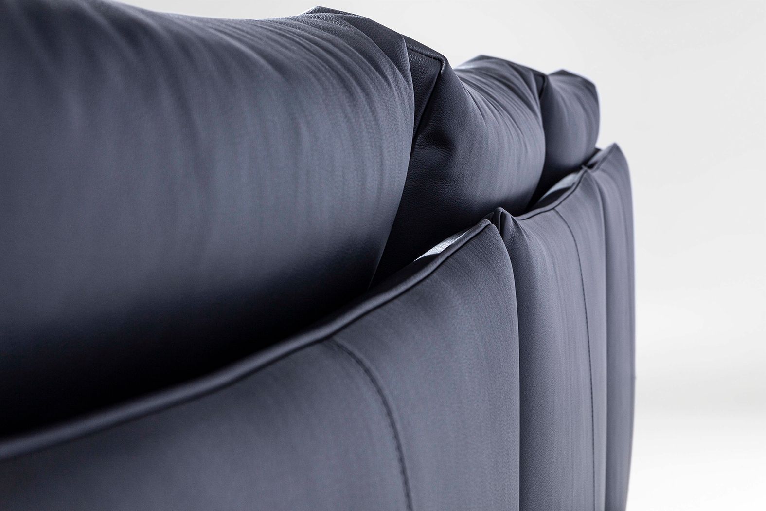 BLOOM | Leather sofa By CAMERICH