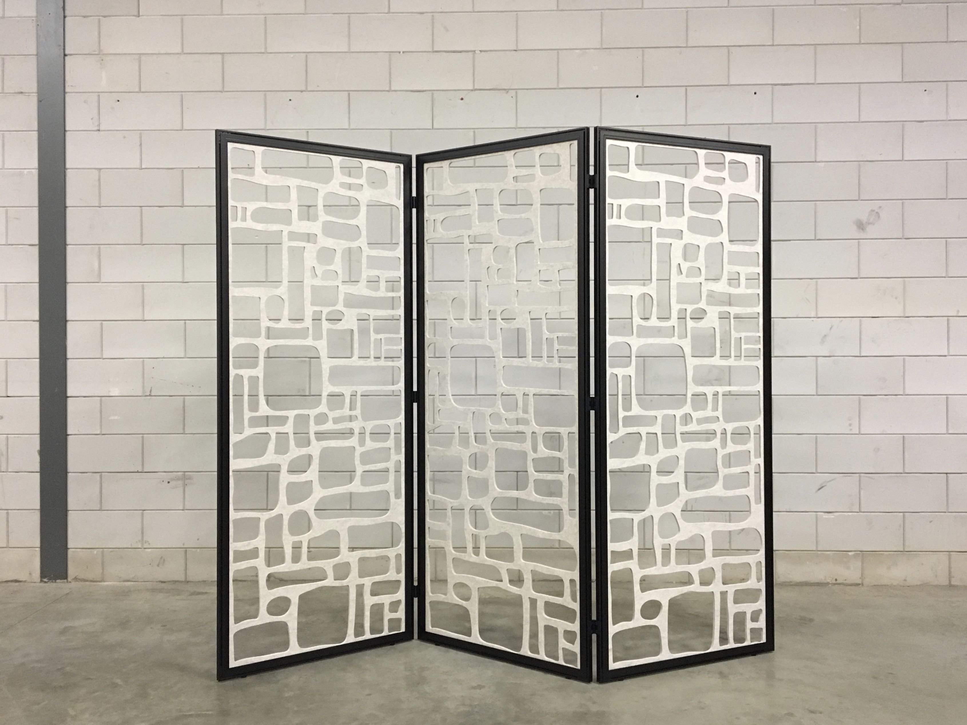 BuzziFalls Standing Felt room divider By BuzziSpace | design Sas ...