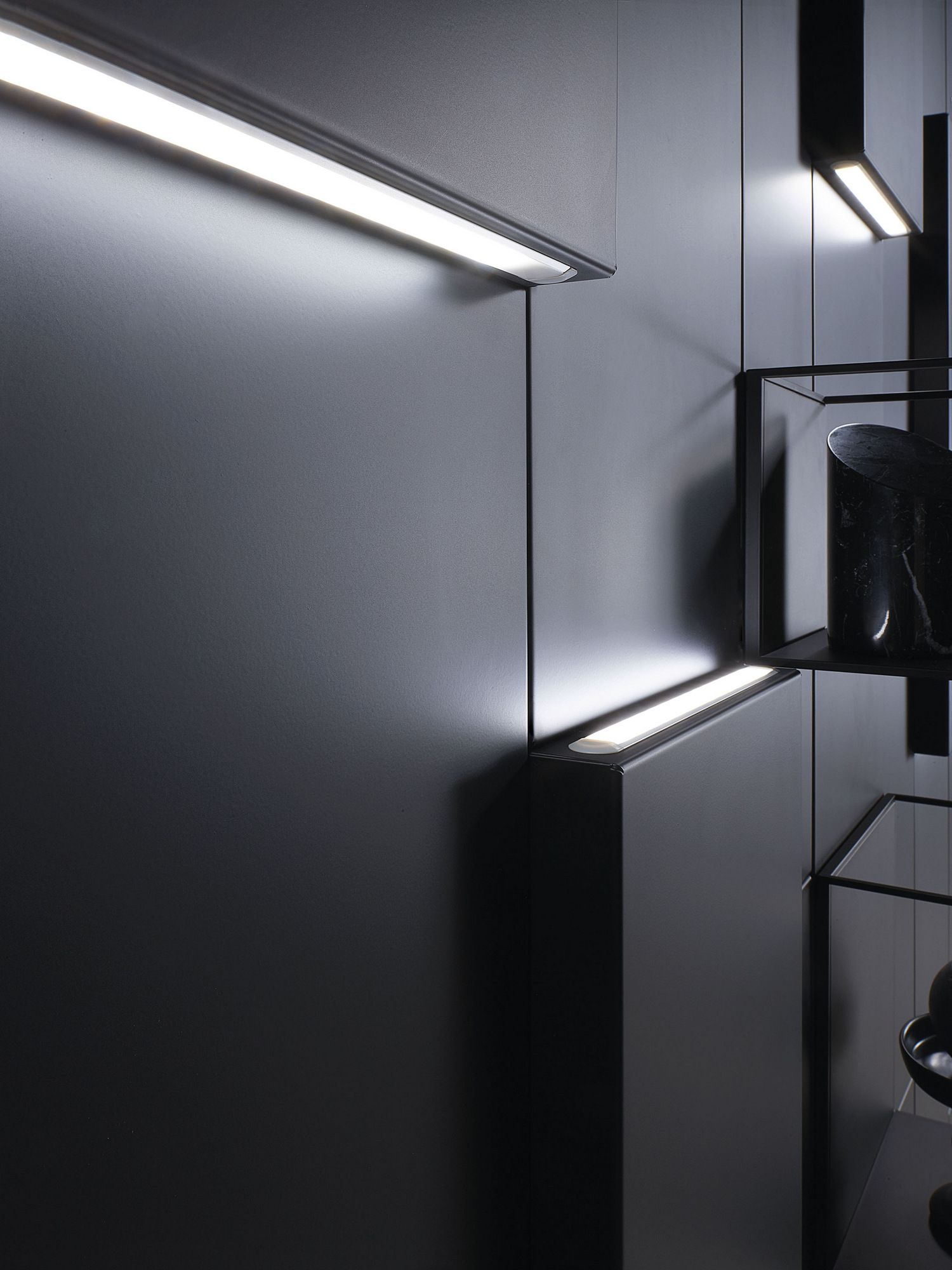 CADDY LIGHT Metal boiserie with integrated lighting By Ronda Design ...