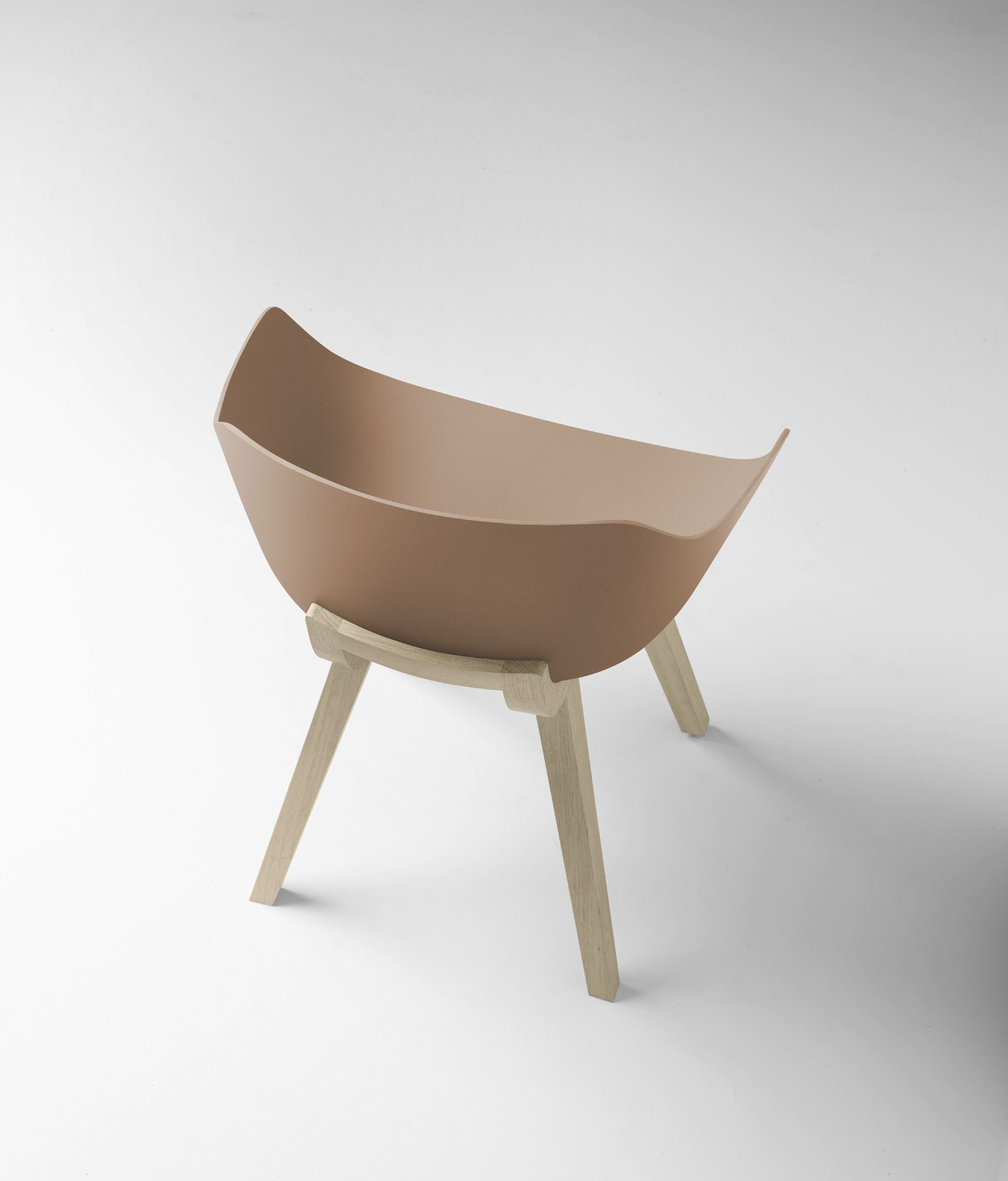 KUSKOA BI Eco plastic chair with armrests By ALKI | design Iratzoki Lizaso