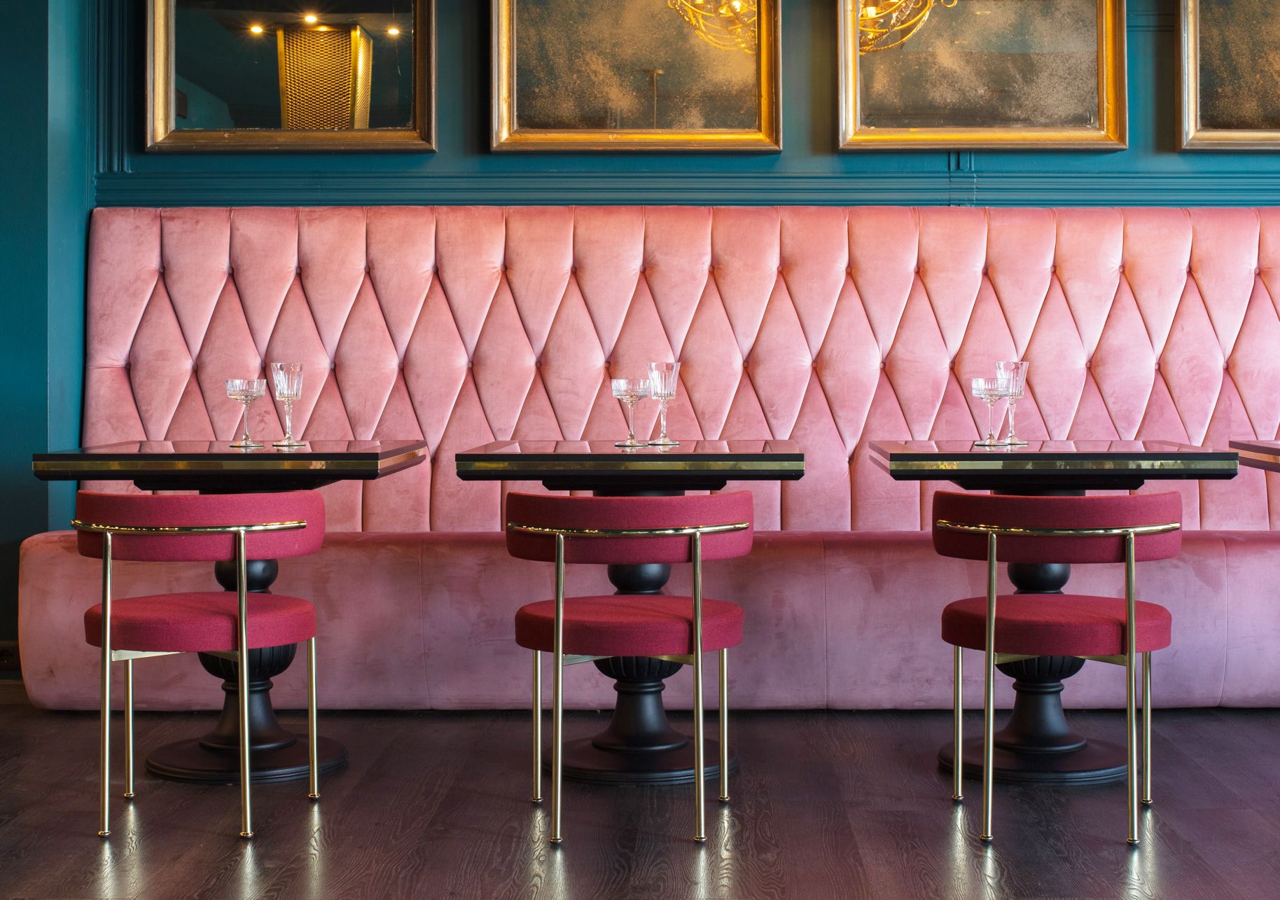 GIOTTO Upholstered open back fabric chair By JOB’S | design Omar De Biaggio