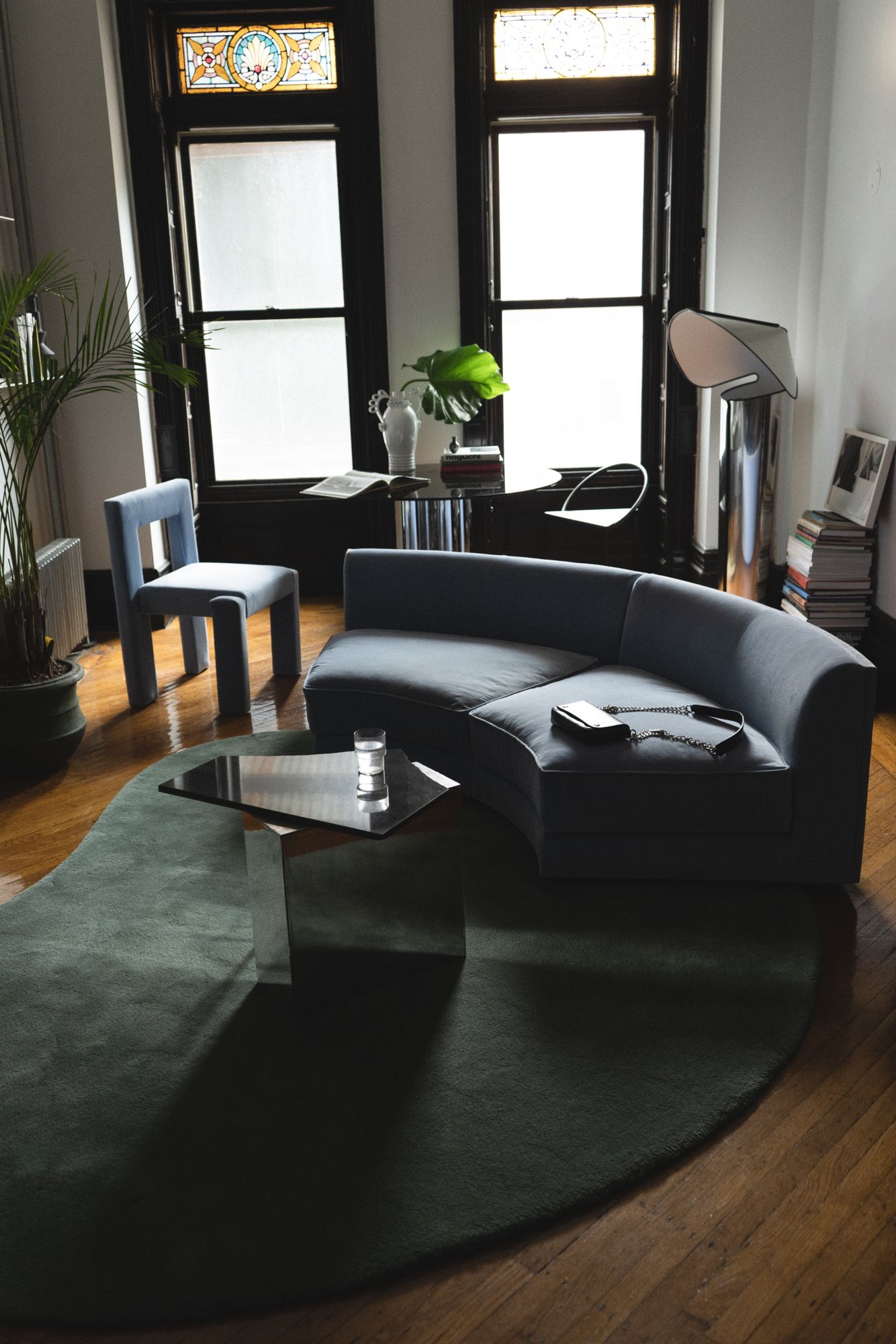 ANGLE II Upholstered velvet chair open back By TRNK