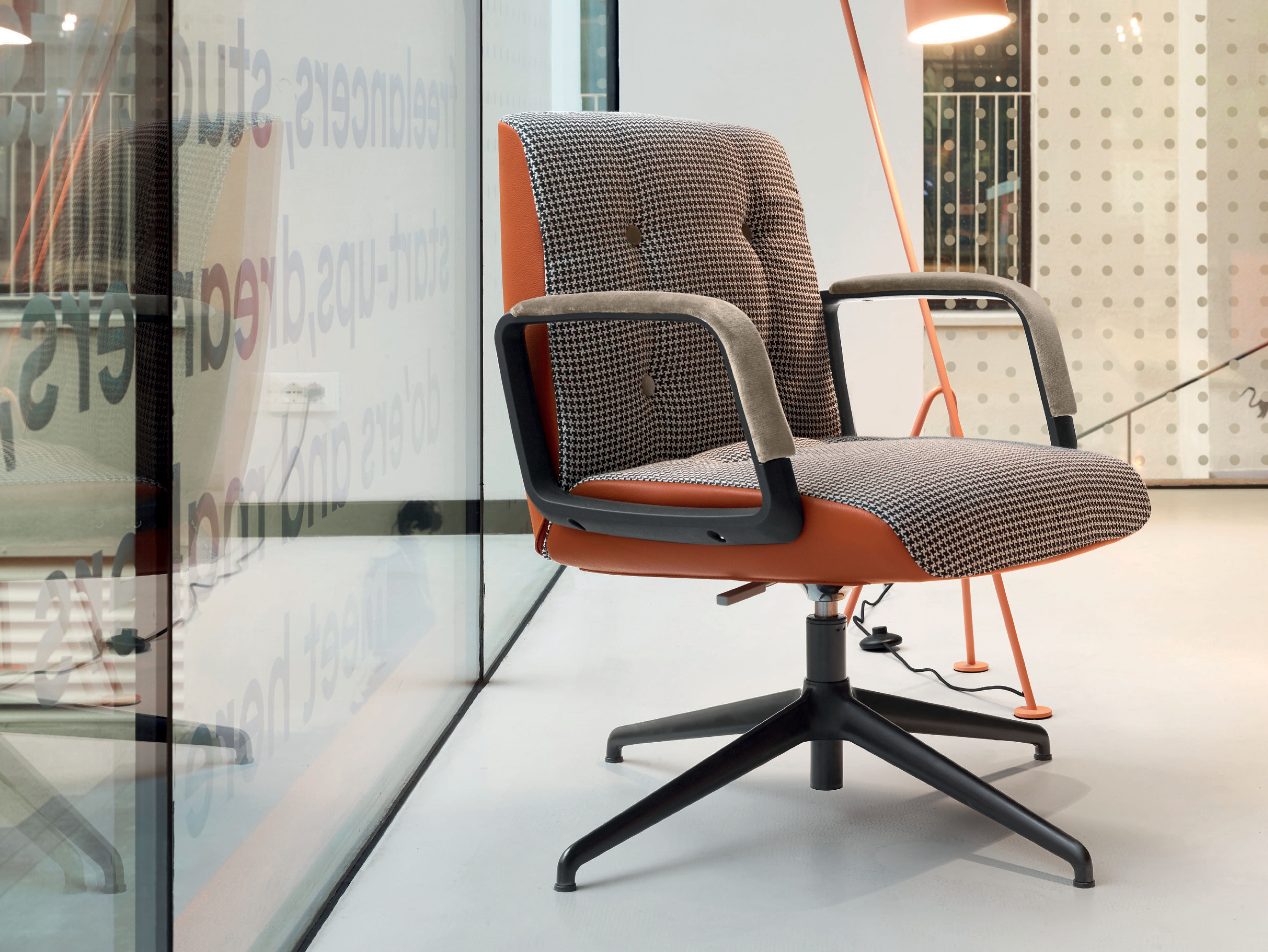 CHARLES Fabric executive chair with 4-spoke base By Quinti Sedute ...