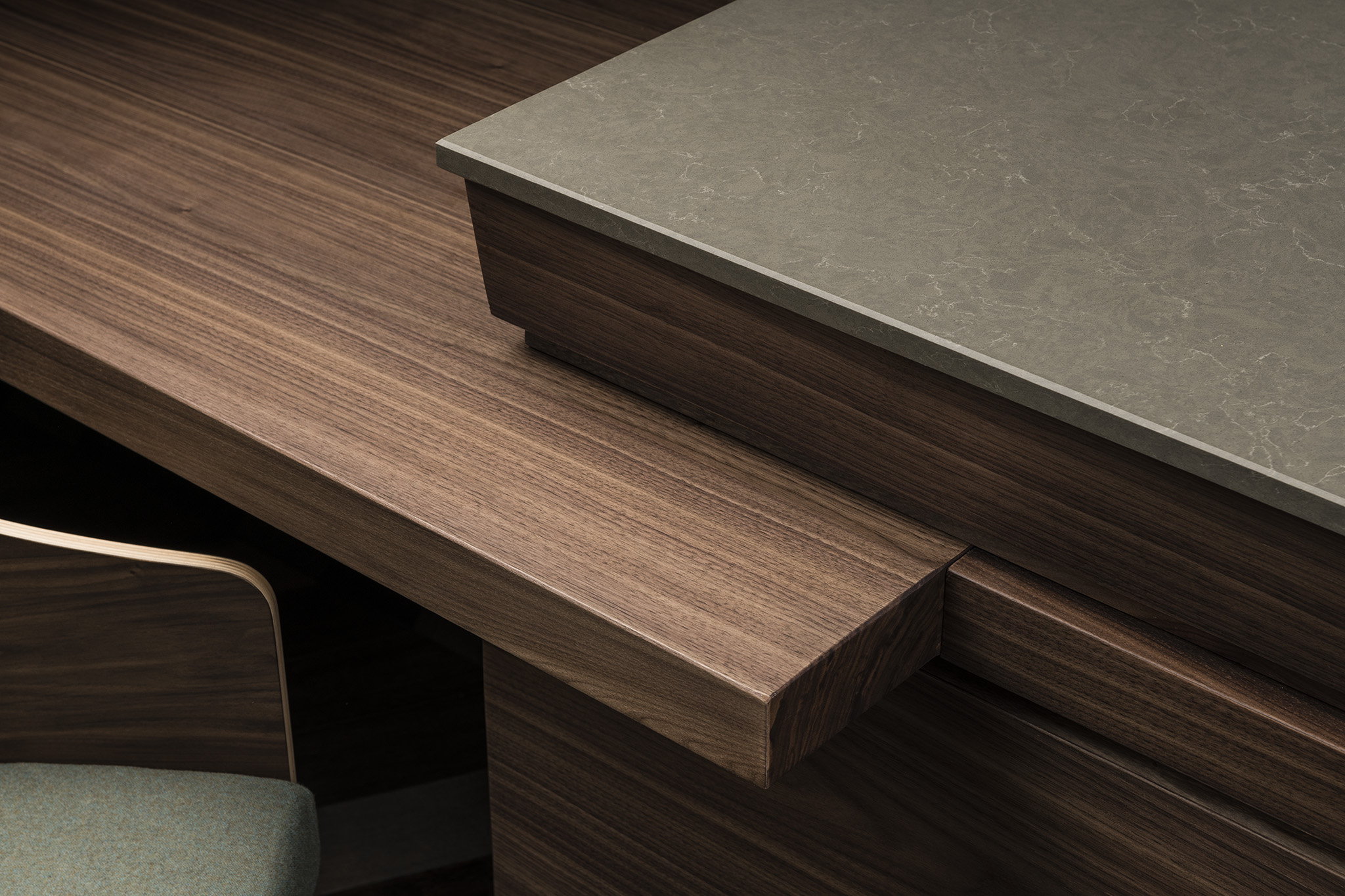 CHRONOS Wooden kitchen with peninsula By L'Ottocento