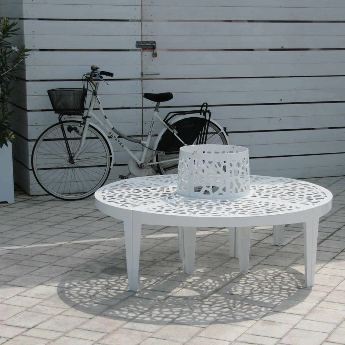 Round galvanized steel Bench CORAL ROUND Coral Collection By LAB23