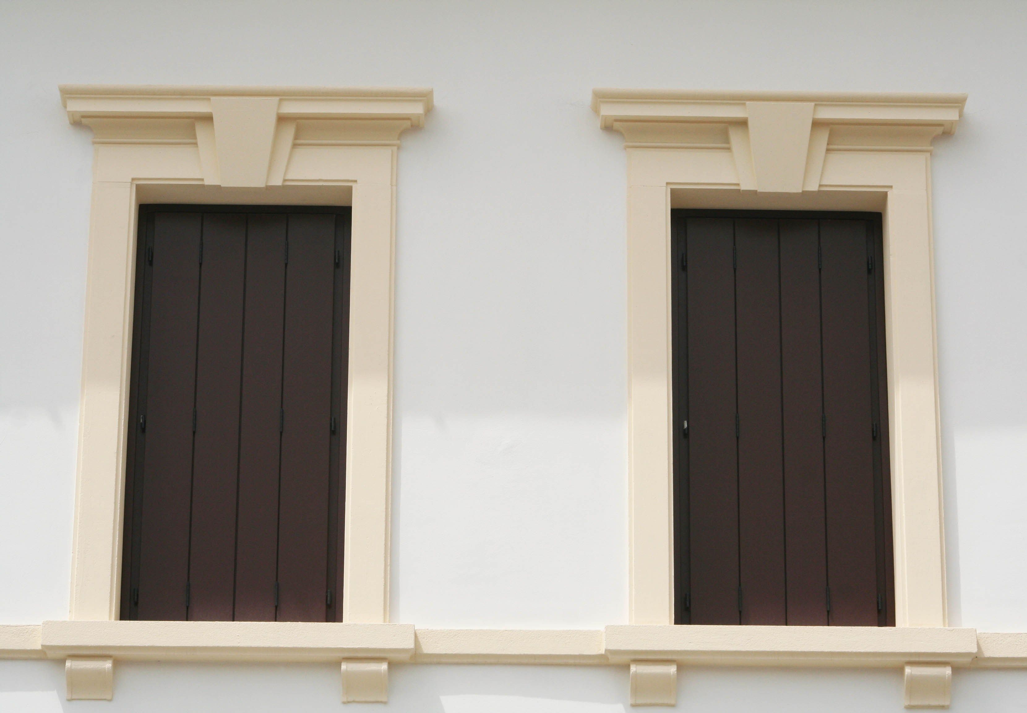 EPS crowning cornice By Eleni Decor