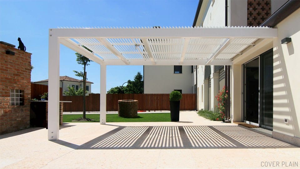 COVER PLAIN | Wall-mounted pergola By STUDIO 66