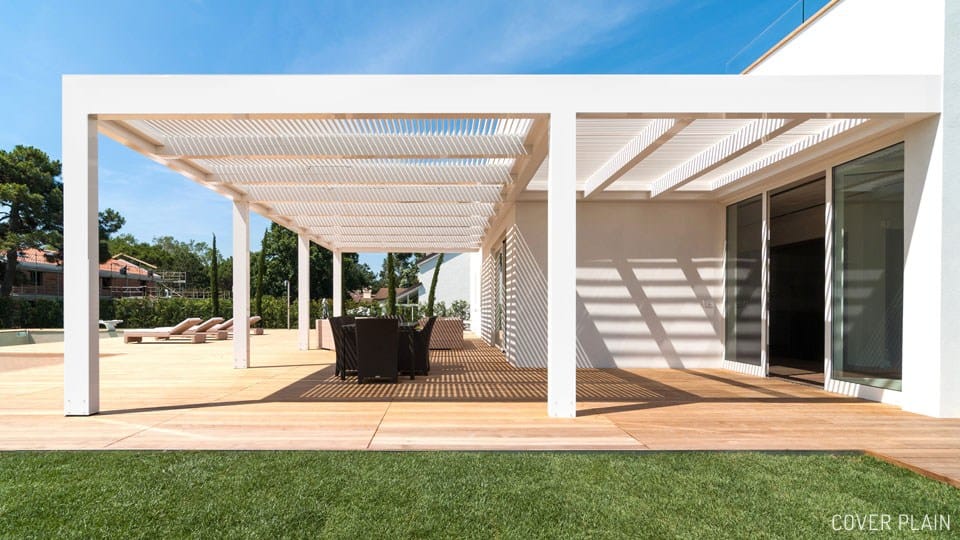 COVER PLAIN | Wall-mounted pergola By STUDIO 66