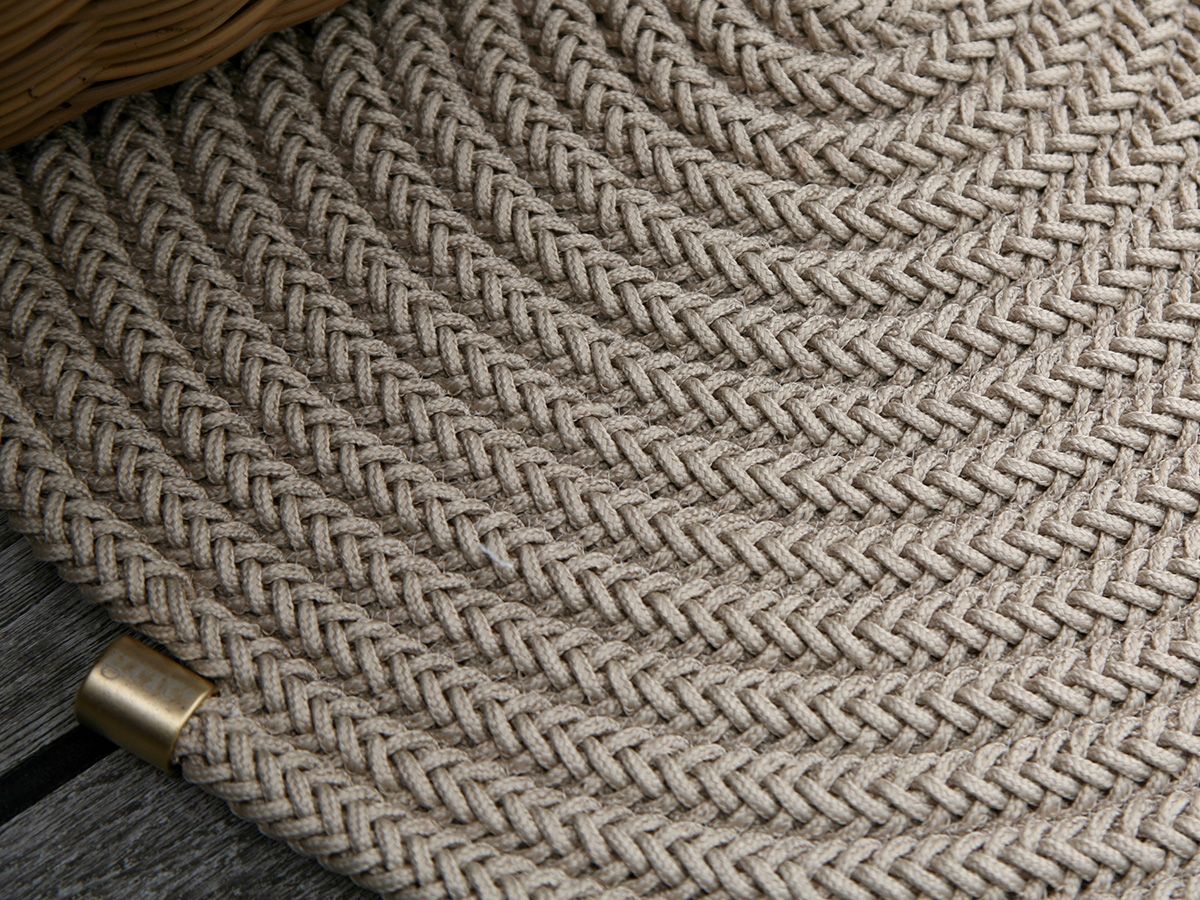 CURVE OUT rug By NATURTEX