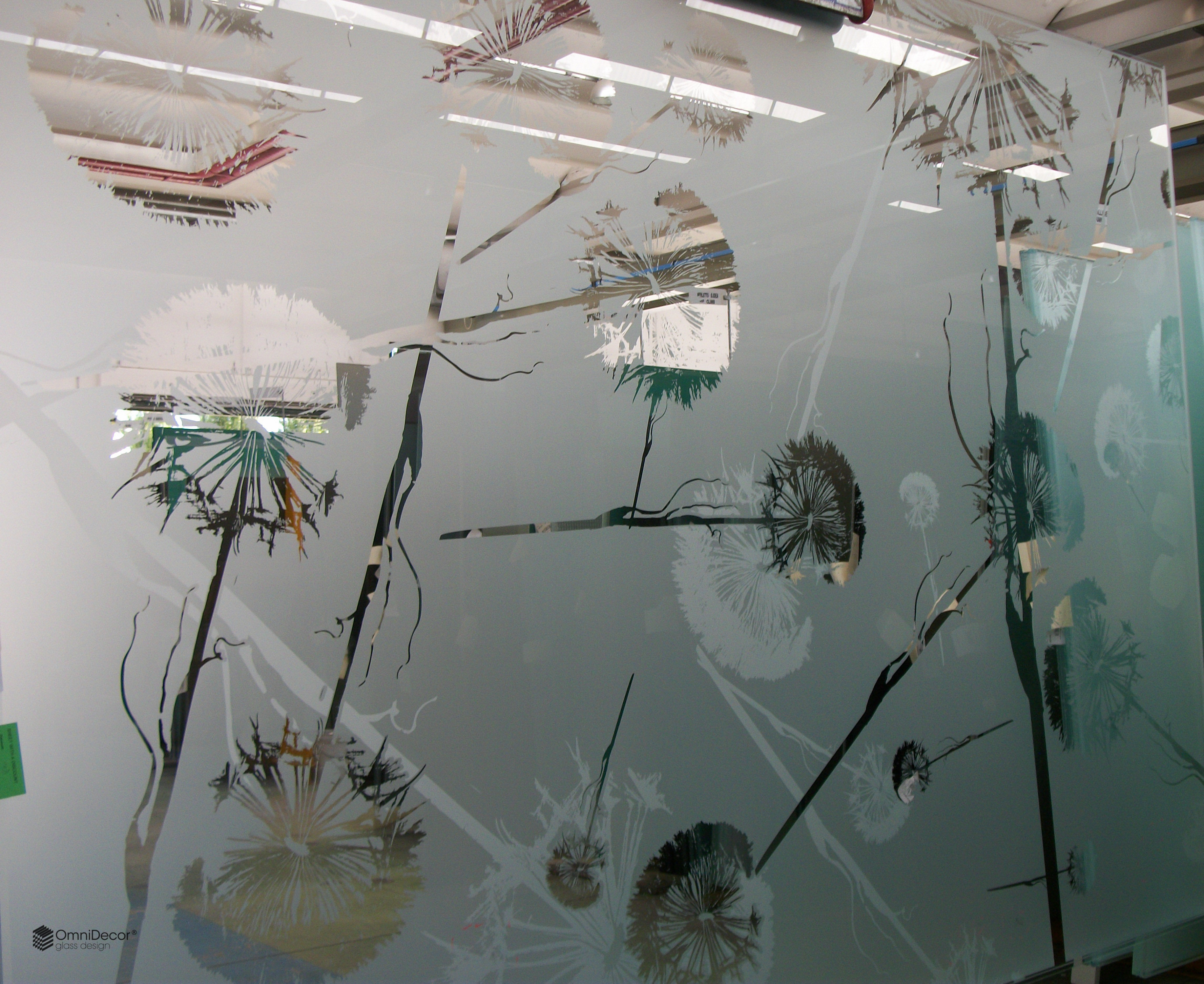 Decorated glass movable wall DECORFLOU® DESIGN CORALLINE By OmniDecor®