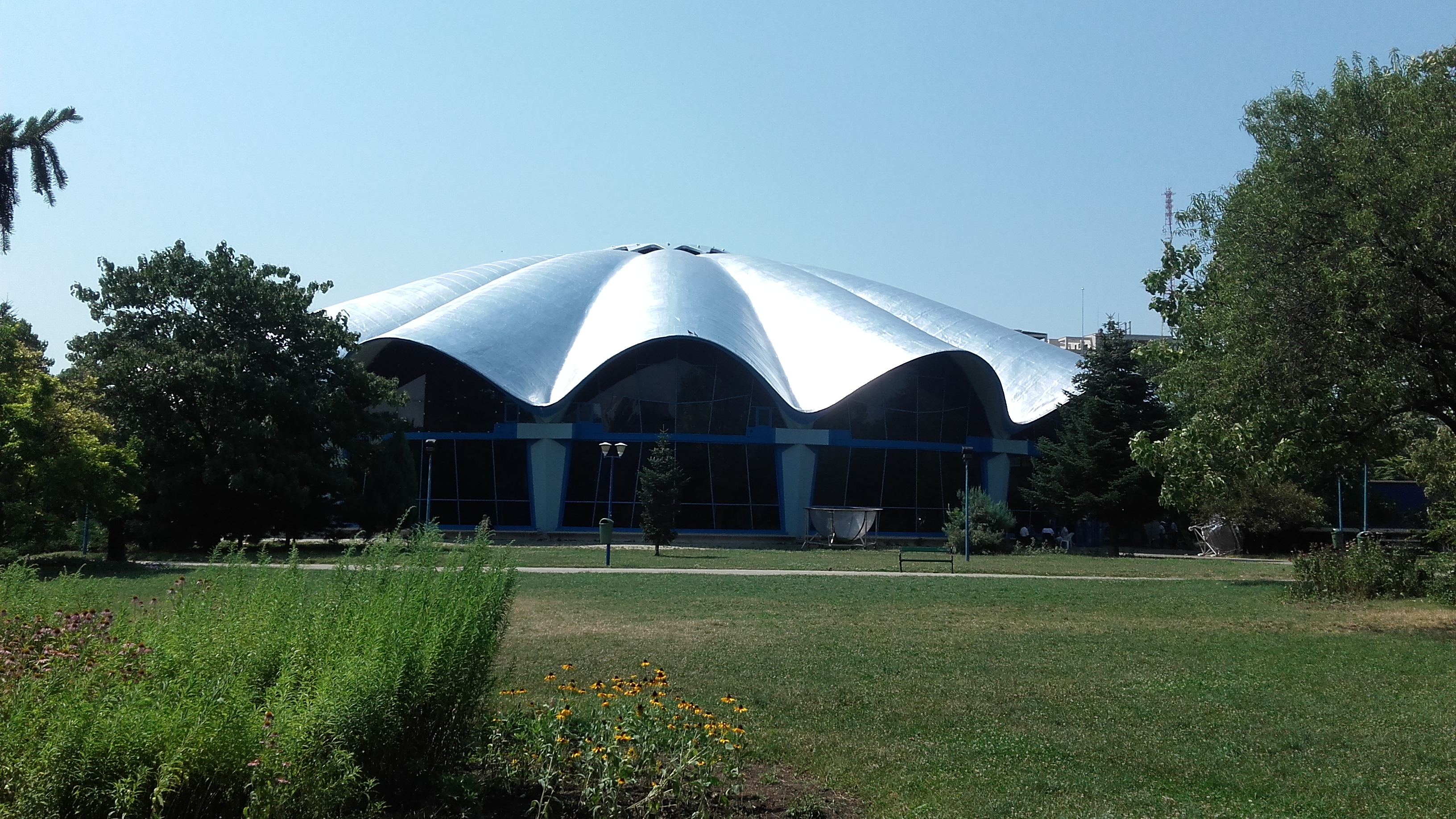 Impermeabilizzante monocomponente in alluminio e bitume DERBISILVERTOP® SPRAY - Derbigum ...