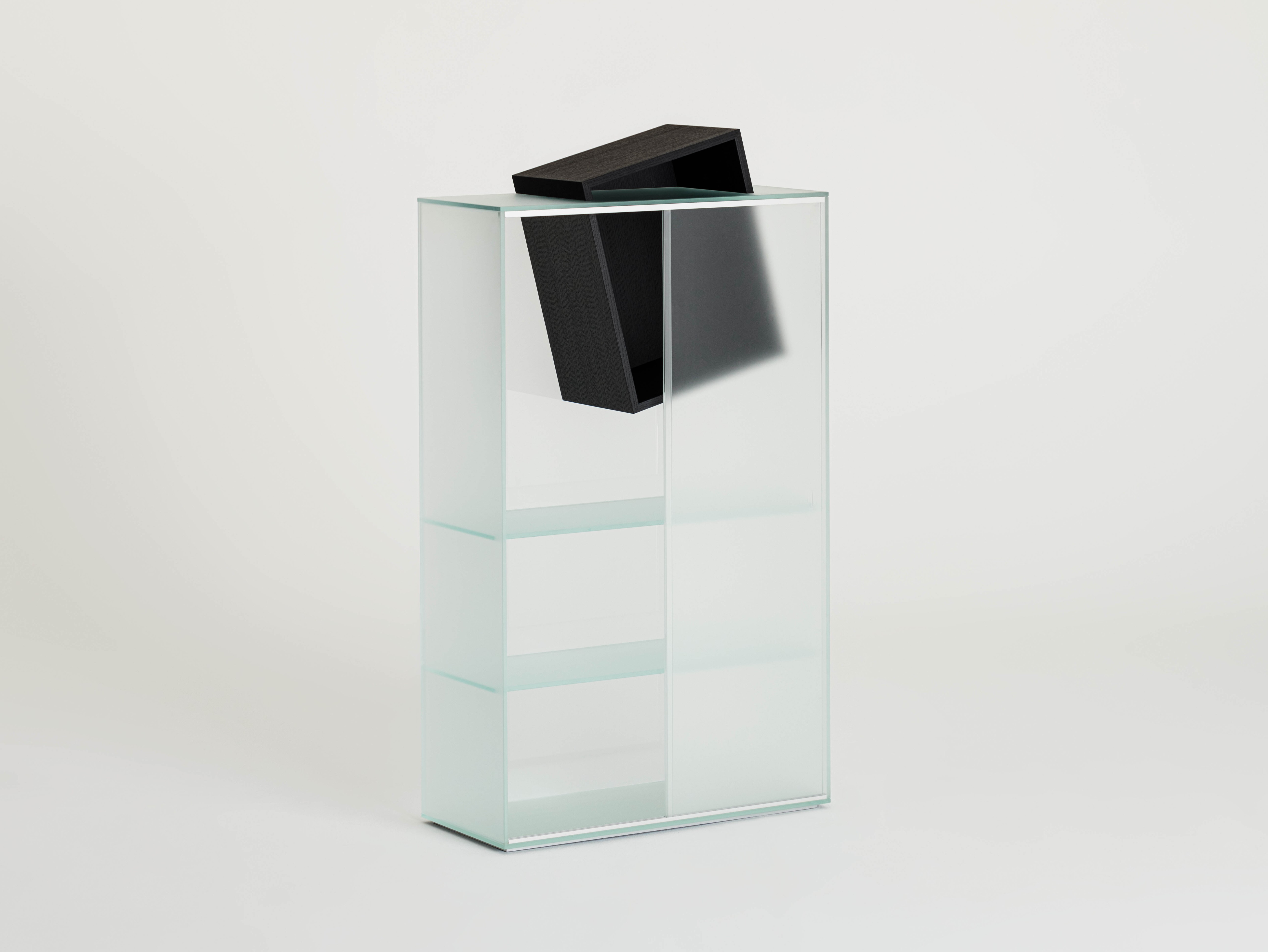 DRIFT Display cabinet with sliding doors By Glas Italia | design Nendo