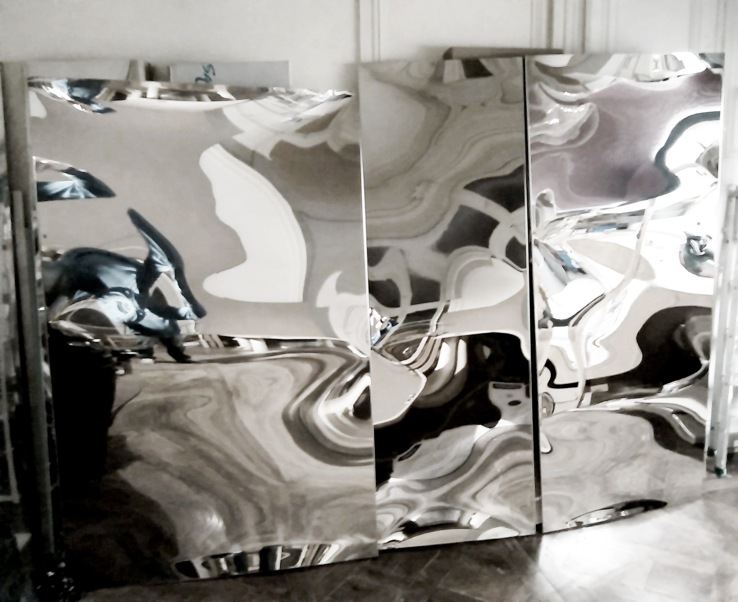 DISTORTING MIRROR | Square mirror By VIDAME EDITIONS design Julien Vidame
