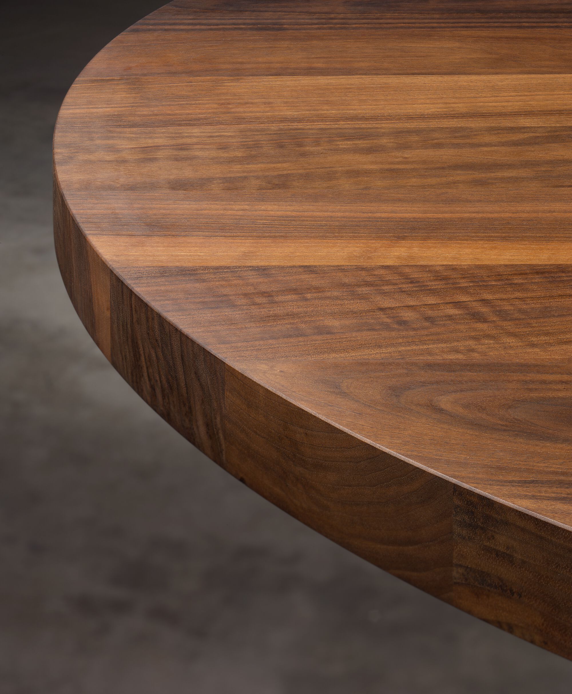 ASHIDA | Oval table Oval solid wood table By E15