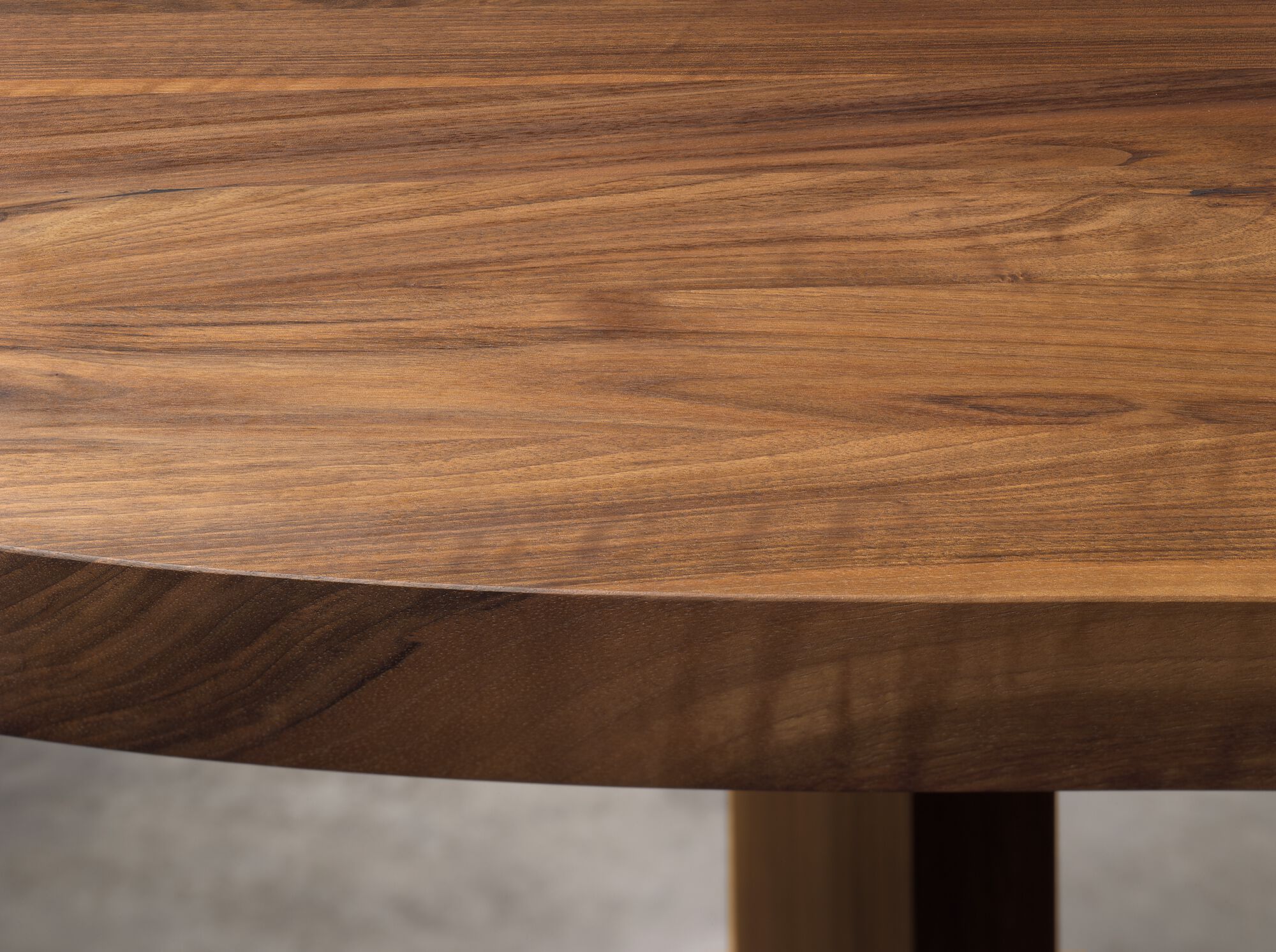 ASHIDA | Oval table Oval solid wood table By E15