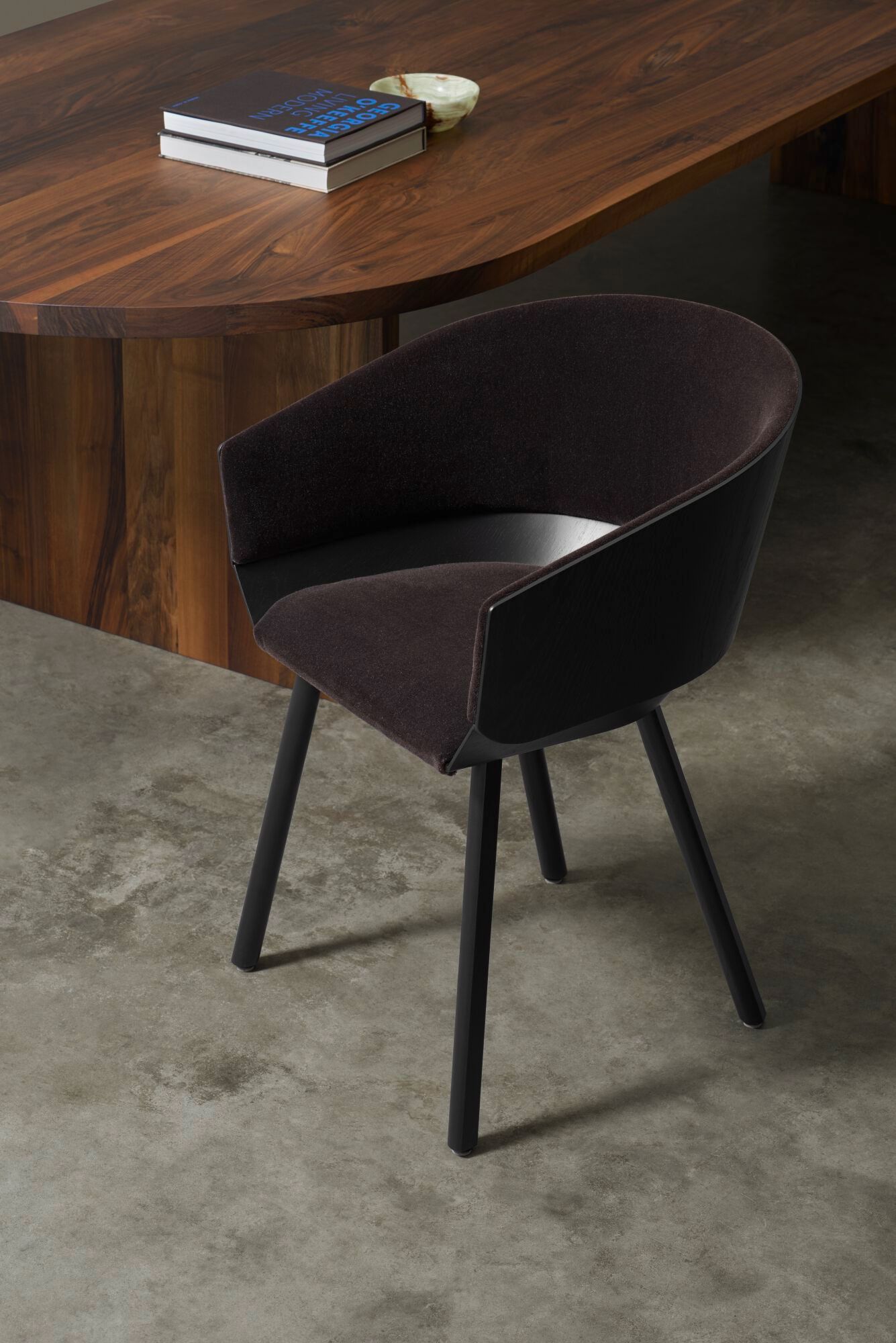ASHIDA | Oval table Oval solid wood table By E15