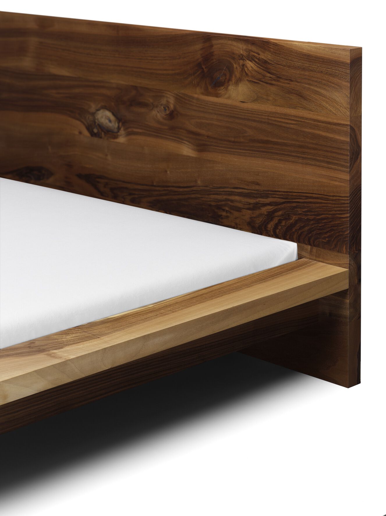 MO Bed By e15