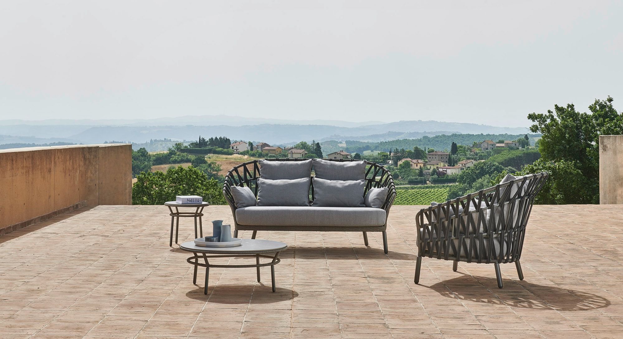 EMMA CROSS | Coffee table Emma Cross Collection By Varaschin design ...