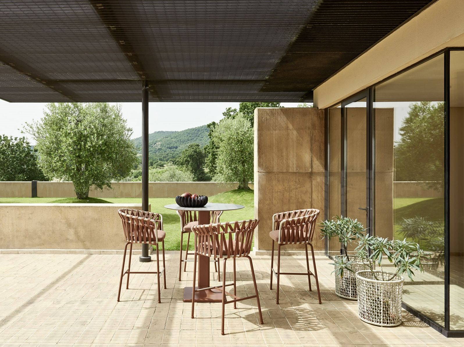 EMMA CROSS High fabric garden stool with armrests By Varaschin | design ...