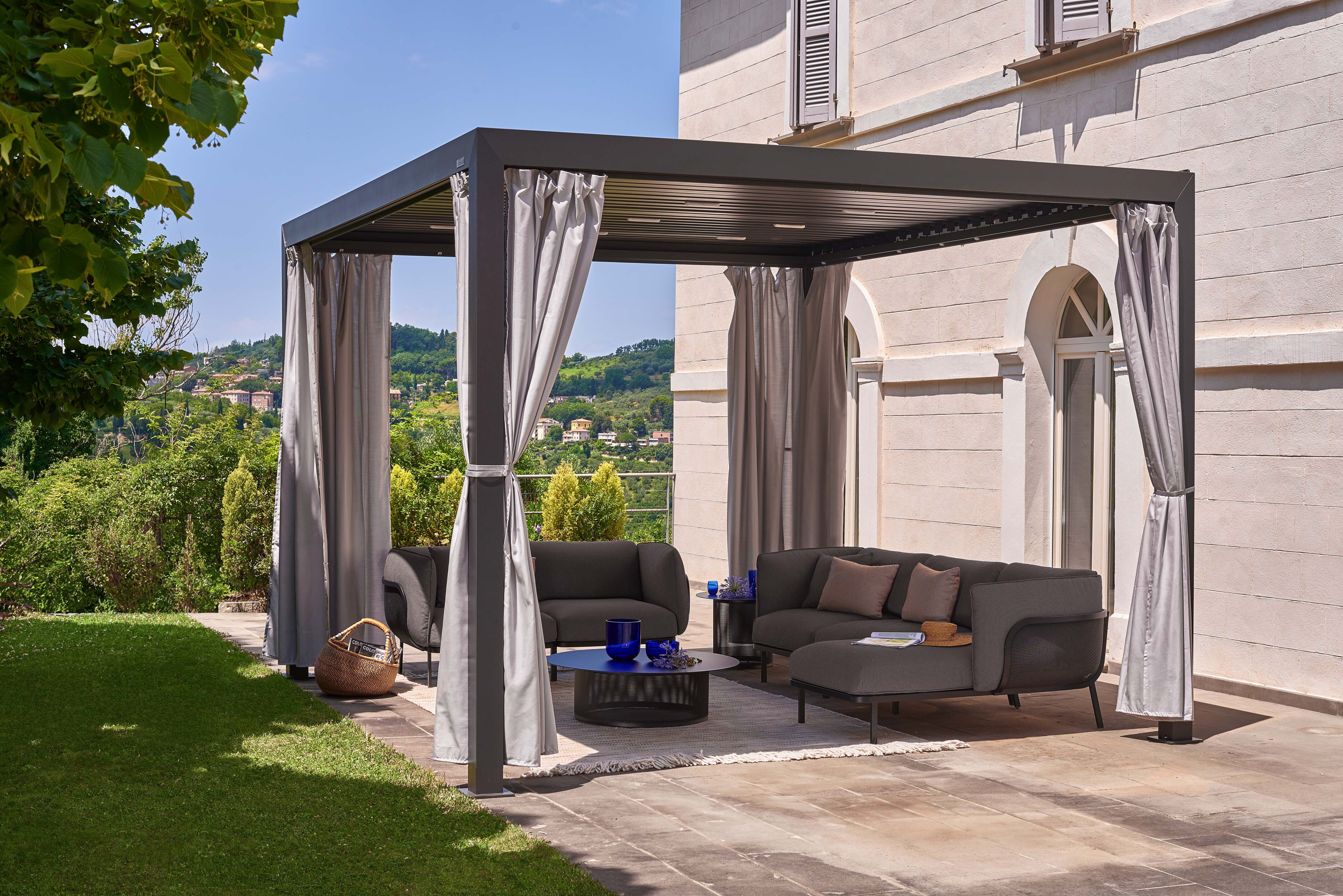 CABLA Round stainless steel garden side table By Emu | design LucidiPevere