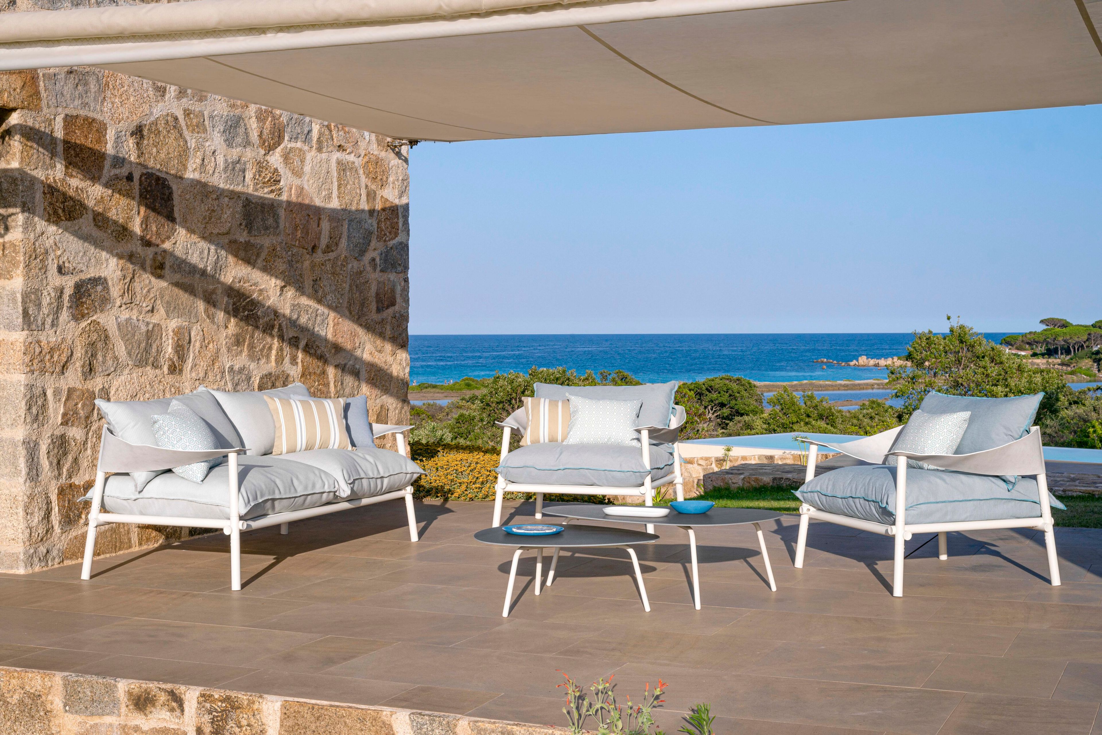 TERRAMARE Aluminium garden armchair with armrests By Emu | design ...