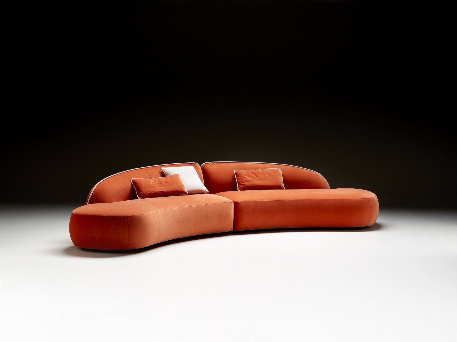 ERASMO | Velvet sofa By Black Tie