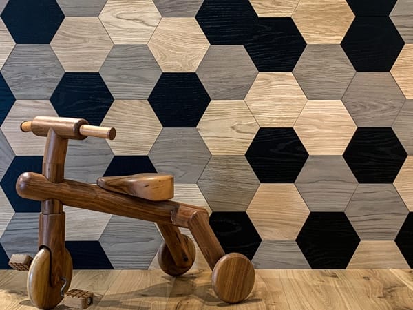 Acoustic oak wall tiles ESAGONO By Legno System