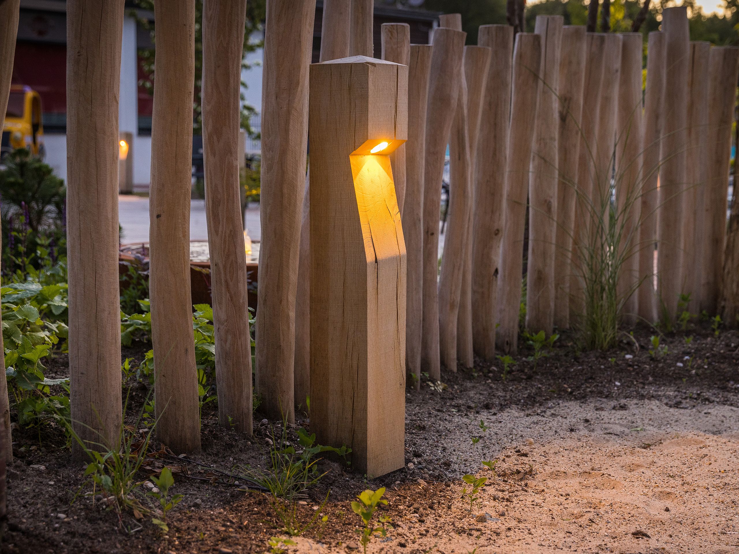 EYE LED wooden bollard light By Timberlab