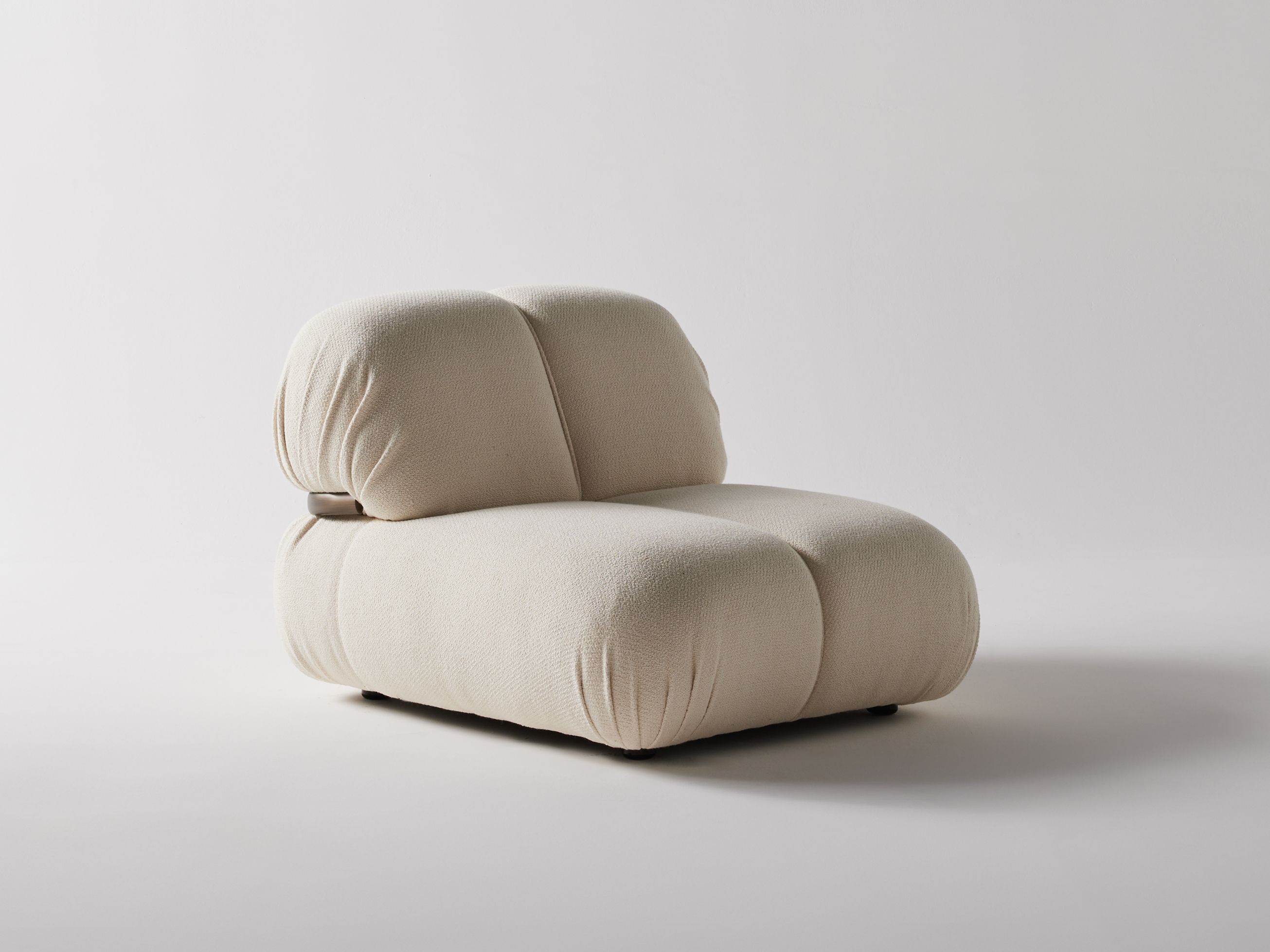 BOLD | Poltrona in tessuto By Nube Italia design Studio Fabio Fantolino