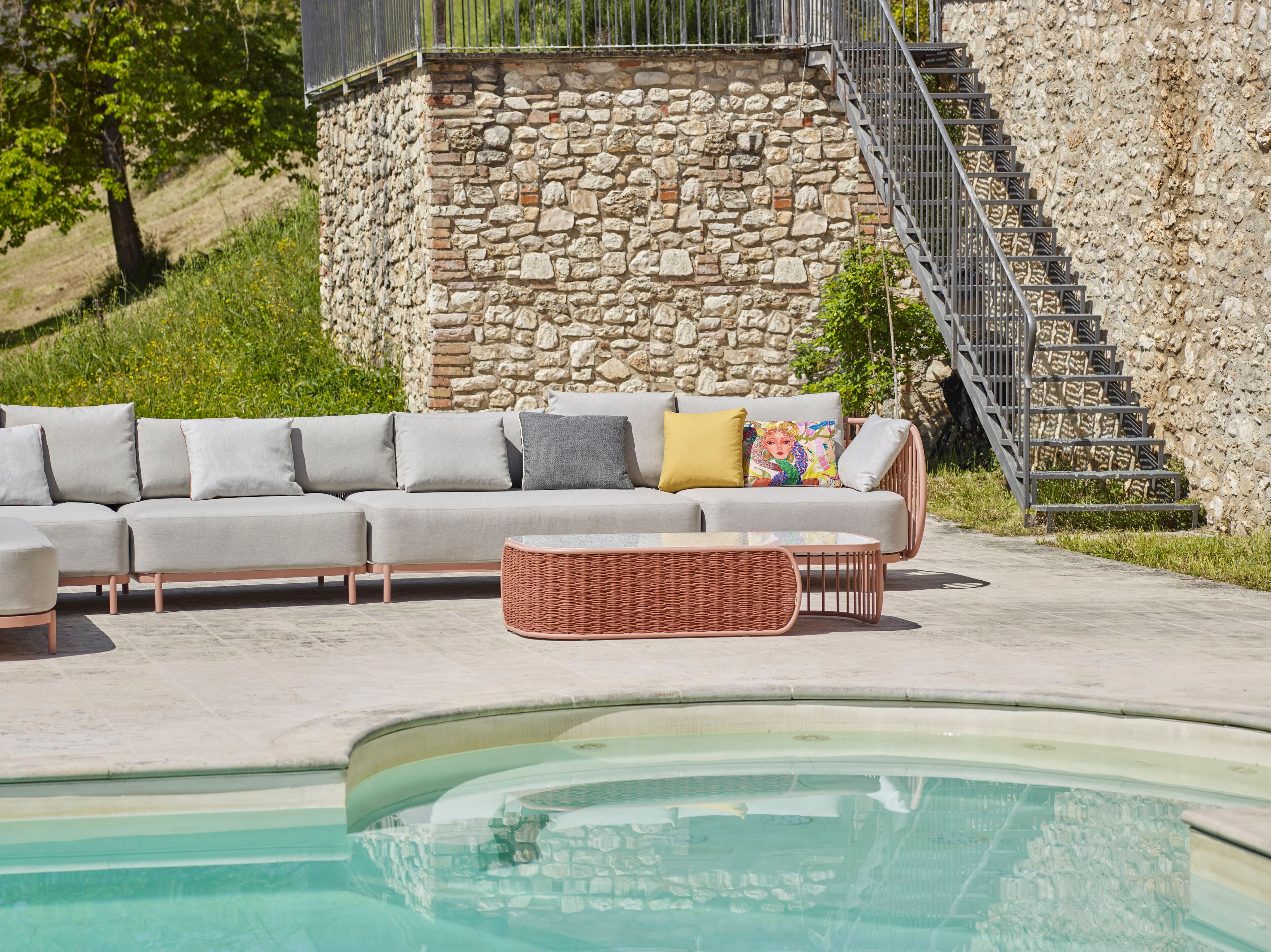 OVA Low aluminium garden side table By YAAZ | design angelettiruzza design