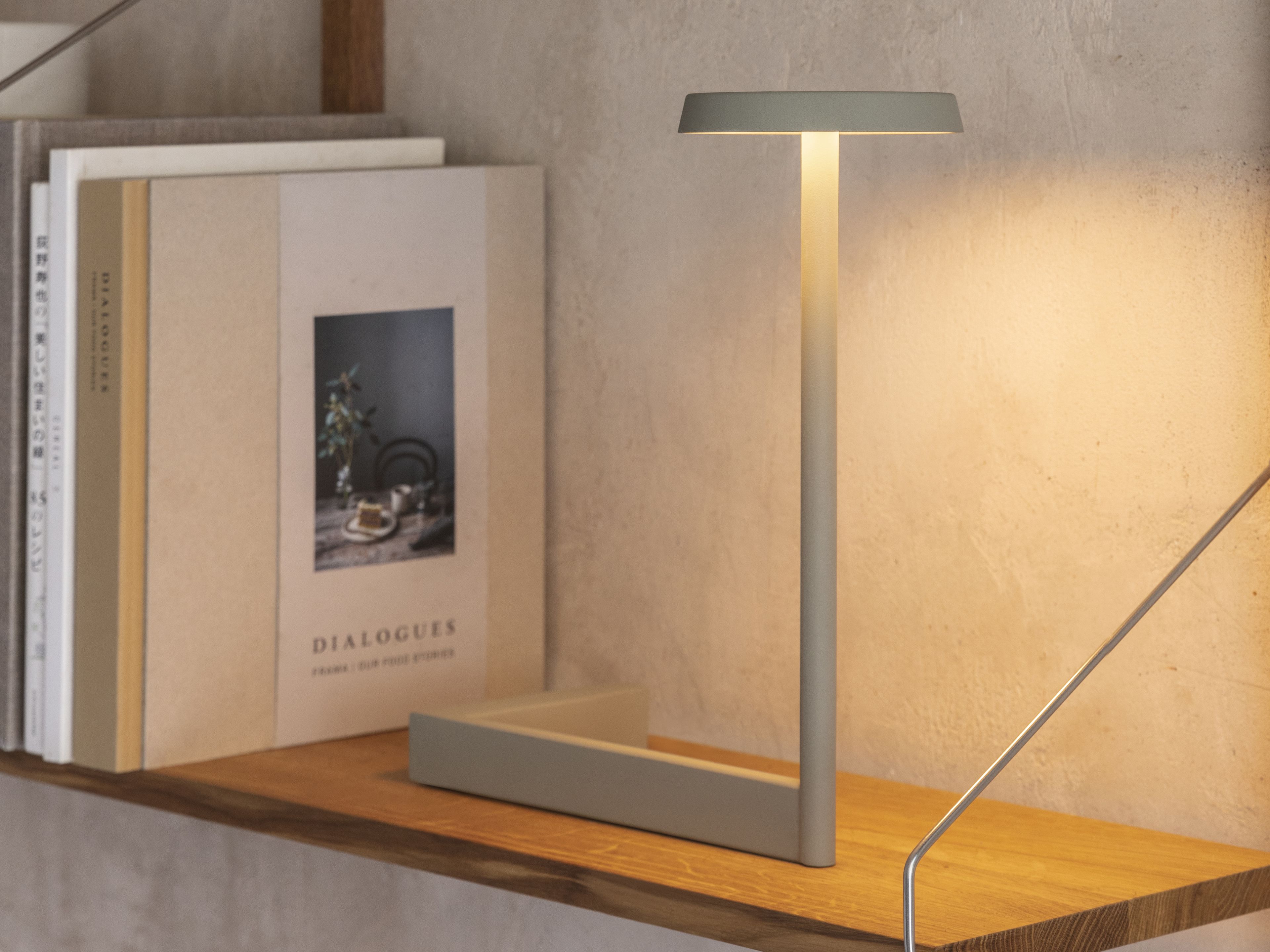 FLAT 5970 | Lampada da tavolo By Vibia design Ichiro Iwasaki