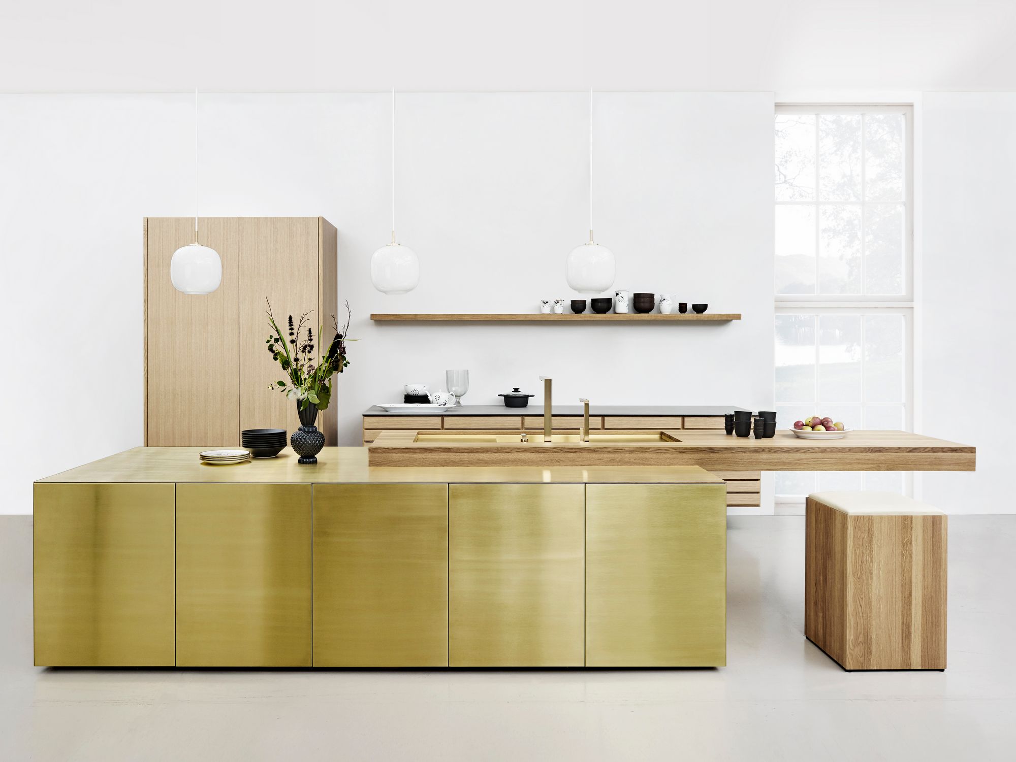 Solid wood kitchen with push to open doors FORM 45 - BRASS By Multiform ...