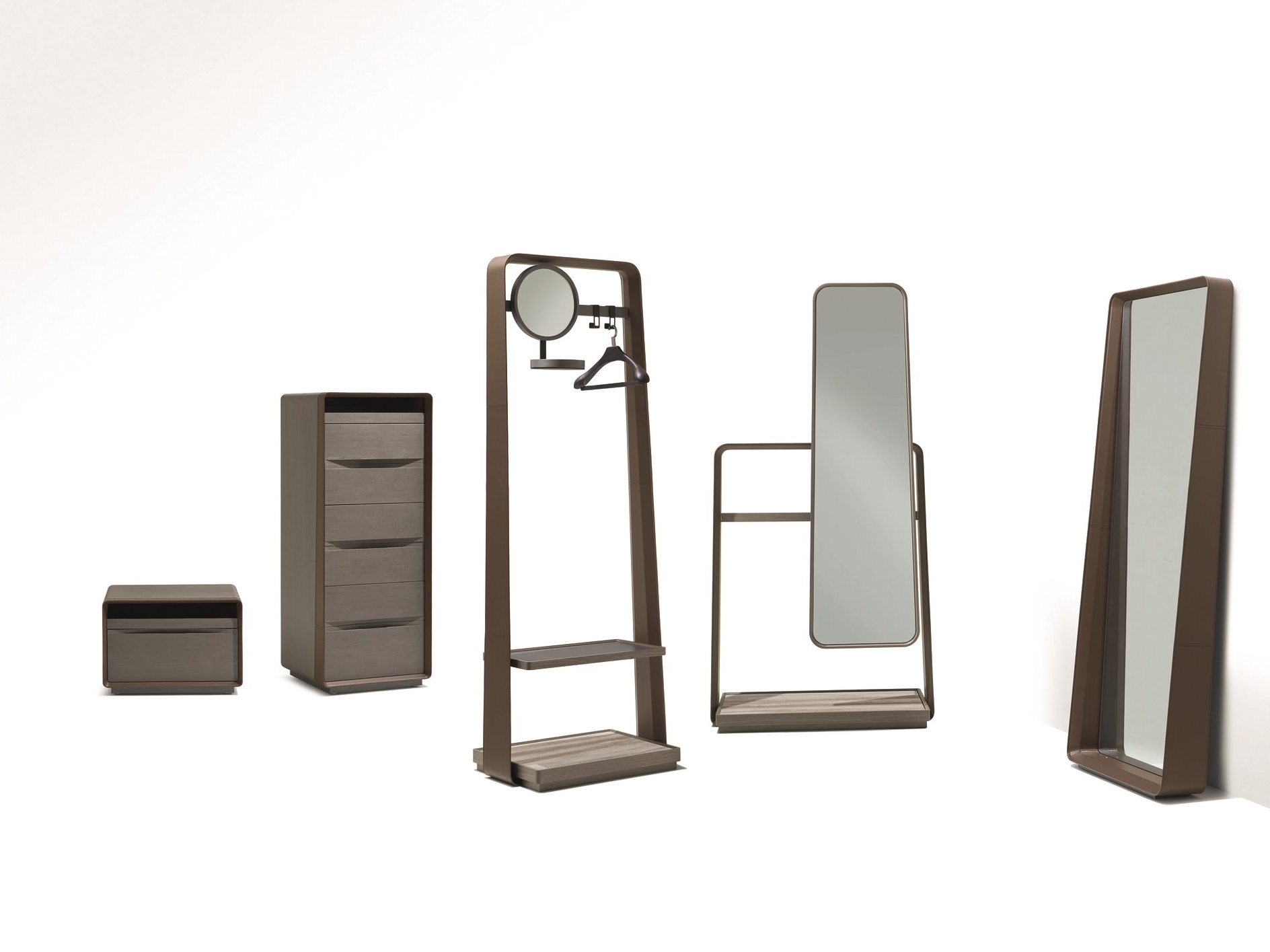 FRAME Wooden valet stand By Giorgetti | design Carlo Colombo