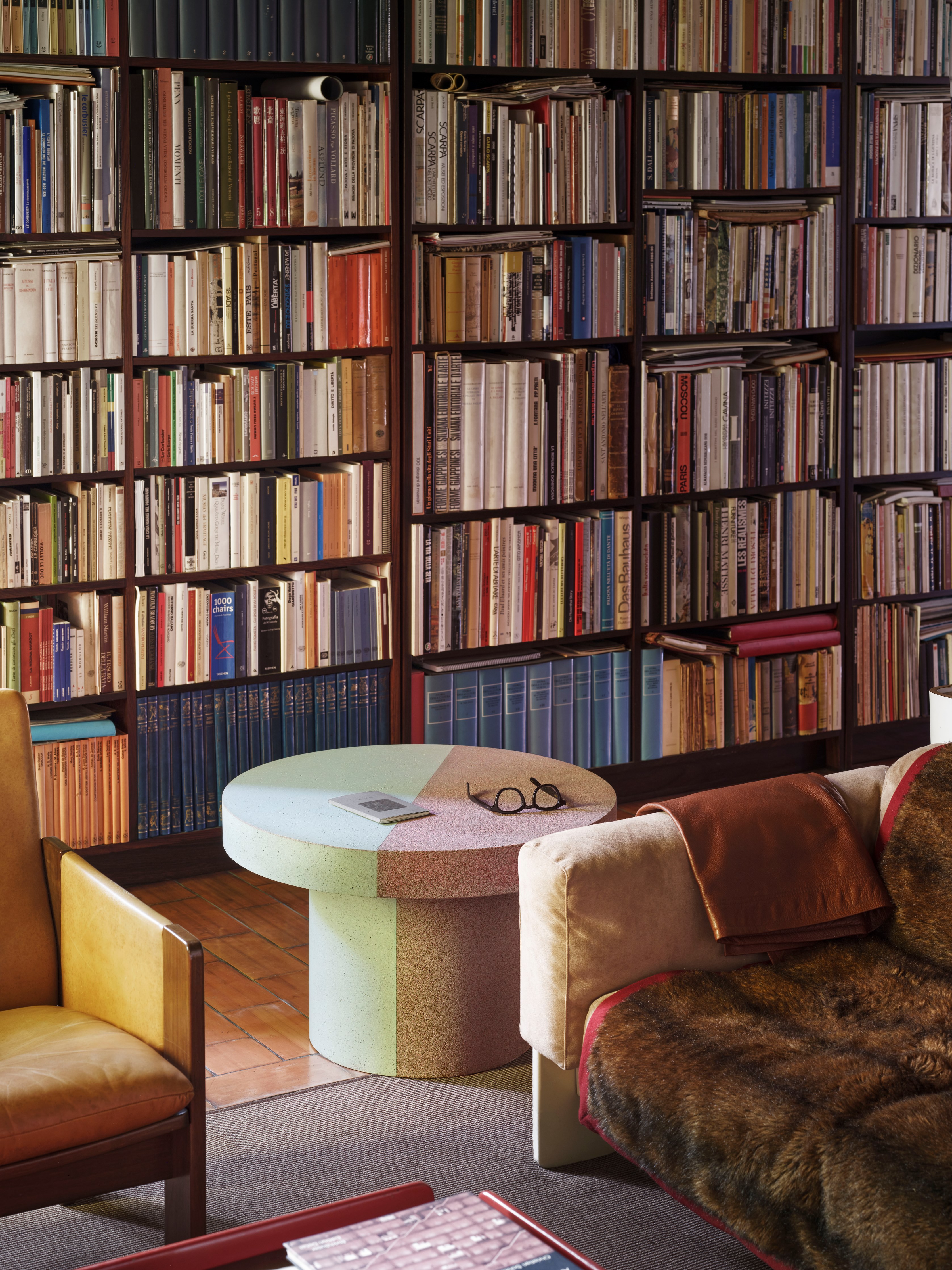 FRARI Coffee table By Cimento | design Patricia Urquiola