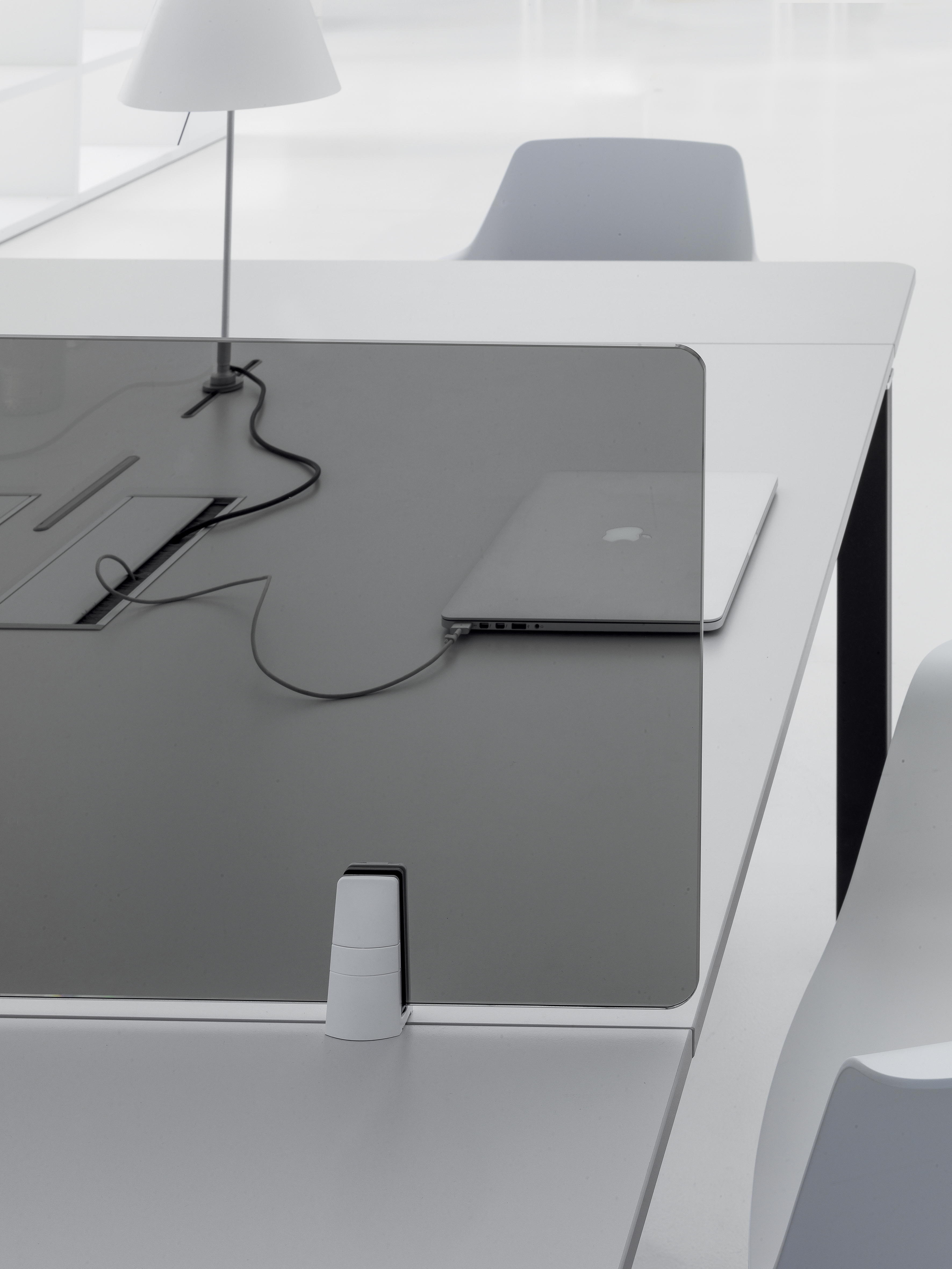 FRONTAL PANELS&SCREENS Modular glass desktop partition By DVO