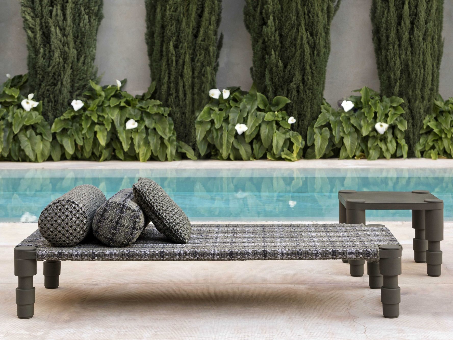 GARDEN LAYERS GREEN | Garden bench Garden Layers Collection By GAN ...