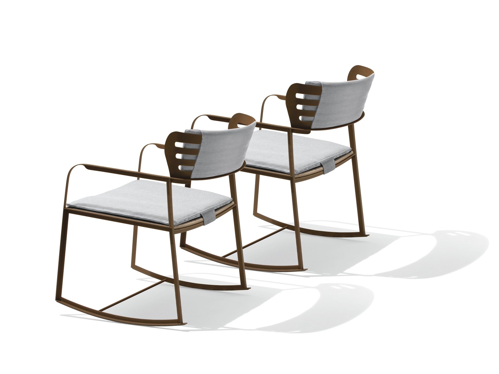 GEA Rocking low lounge chair By Giorgetti | design Chi Wing Lo