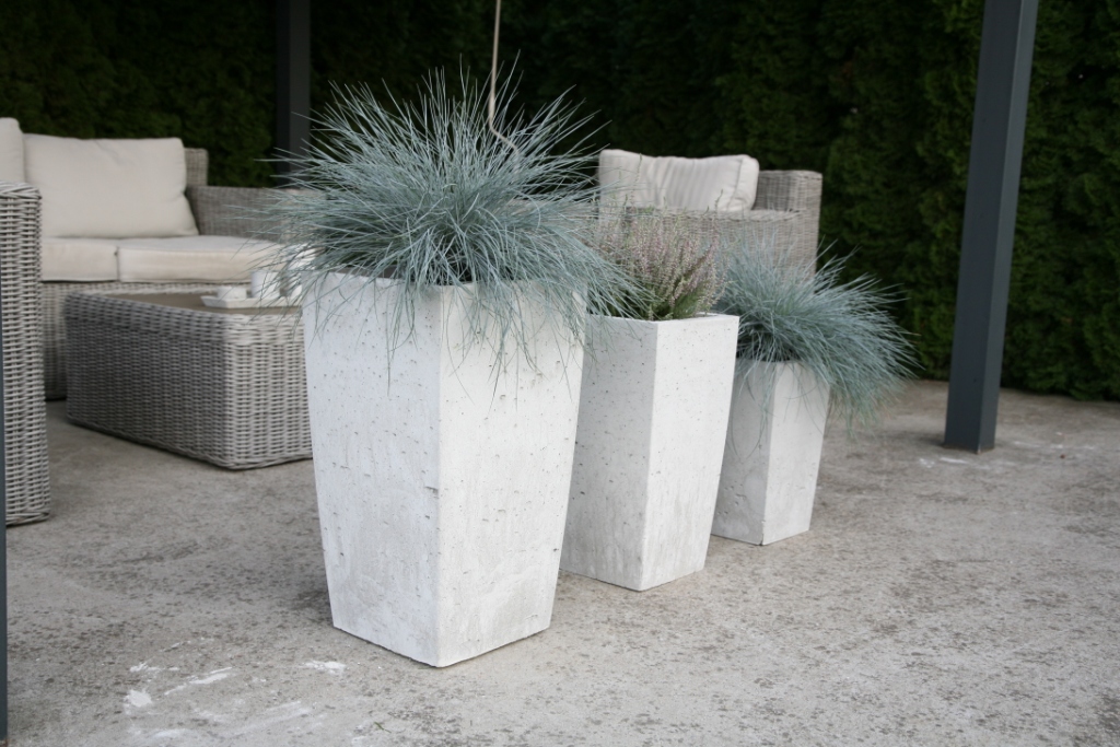 Concrete garden vase / vase HK By betton design Bronislav Javora