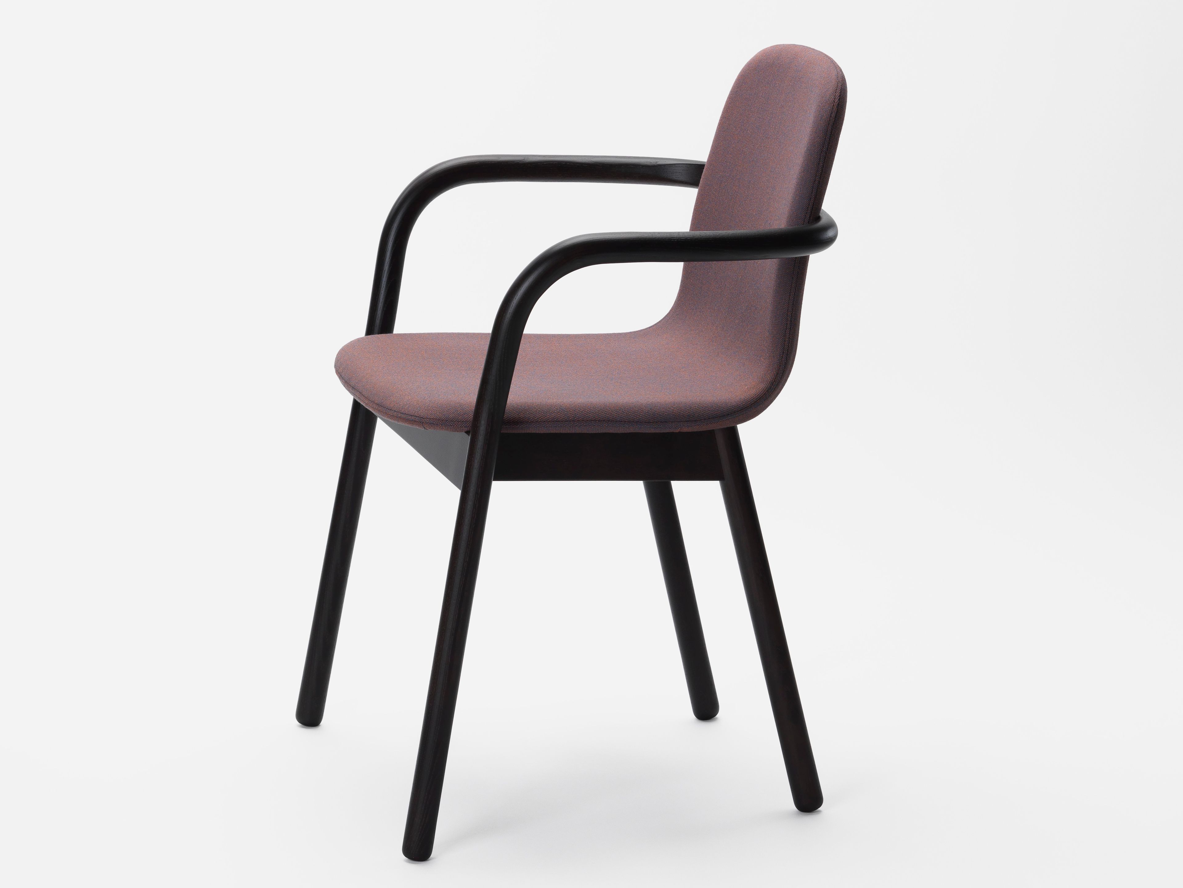 Sedia in tessuto con braccioli HUG By Zilio A&C