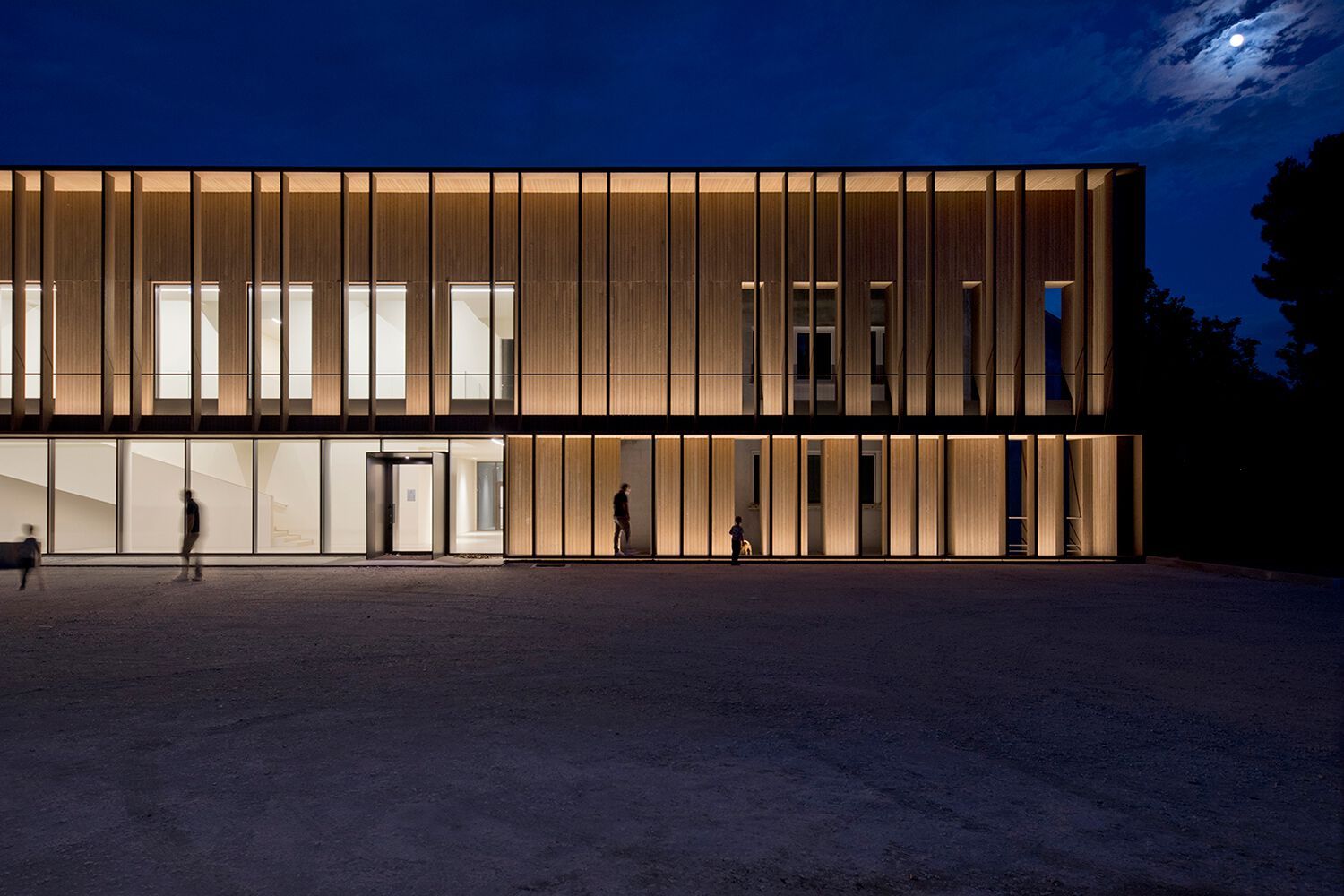 LINEALUCE Linear lighting profile By iGuzzini | design Jean-Michel Wilmotte