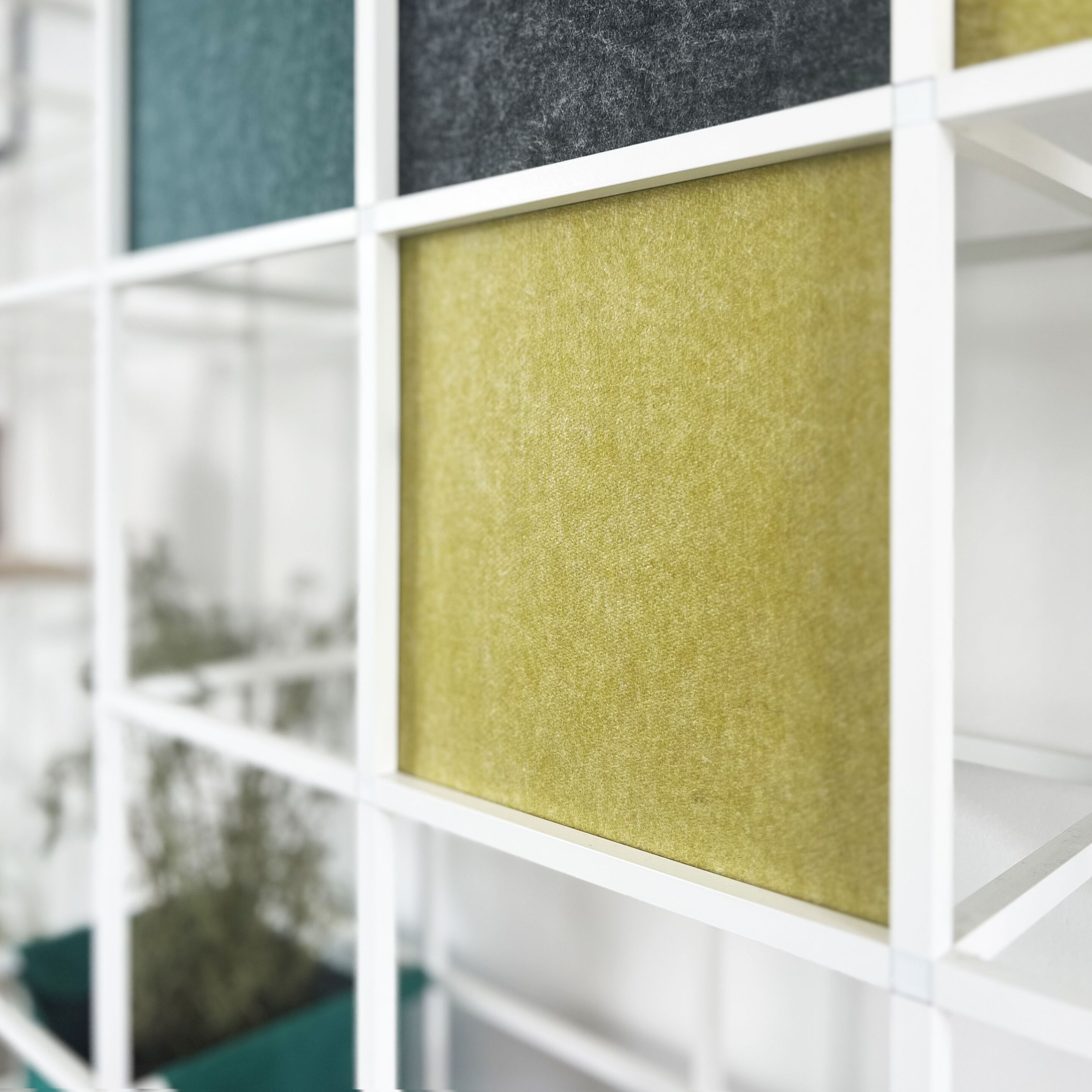 IPOT 07/L Bookcase By iPot | design supercake