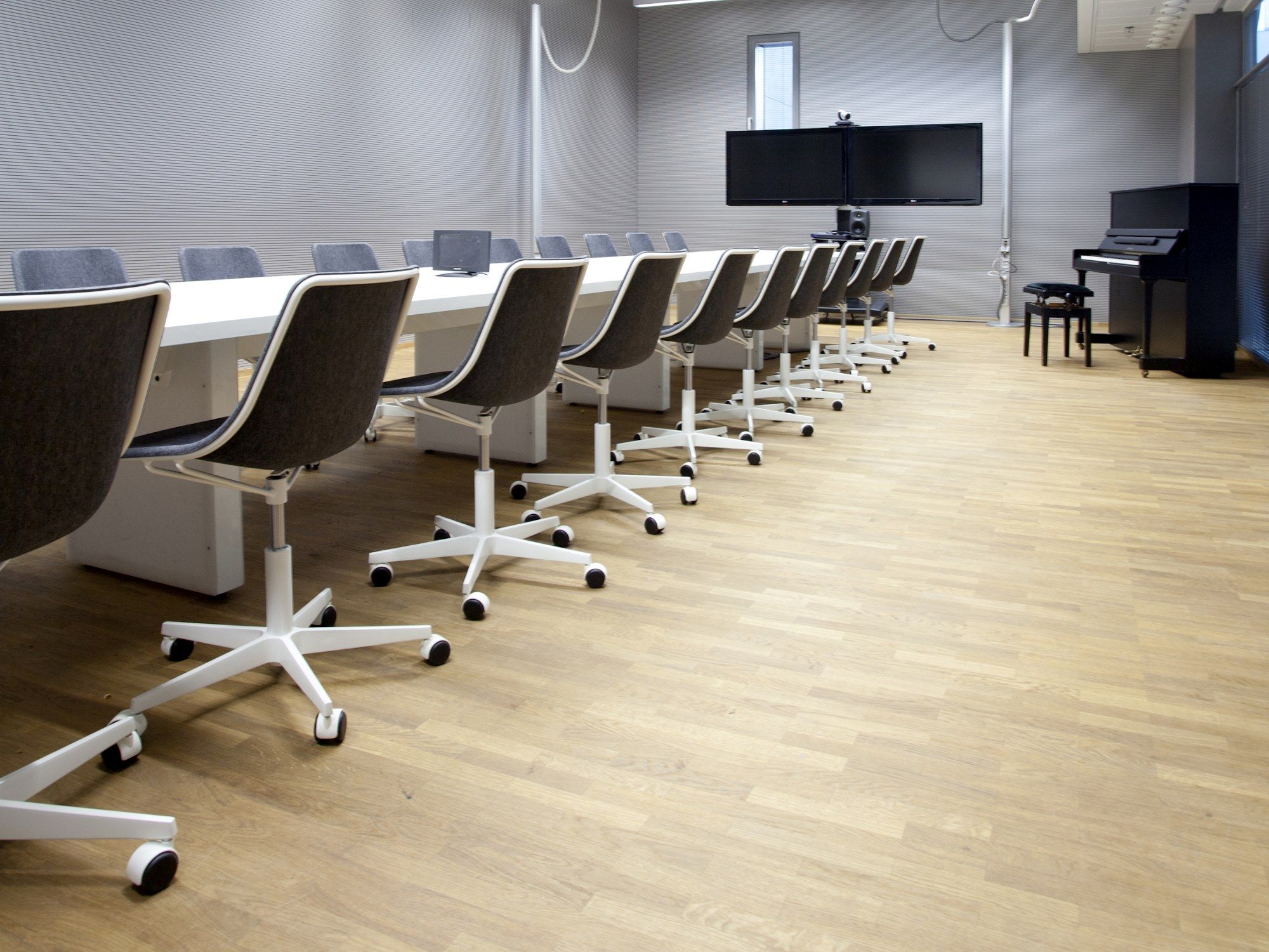 Modular wooden meeting table with cable management IN-TENSIVE MODULAR ...