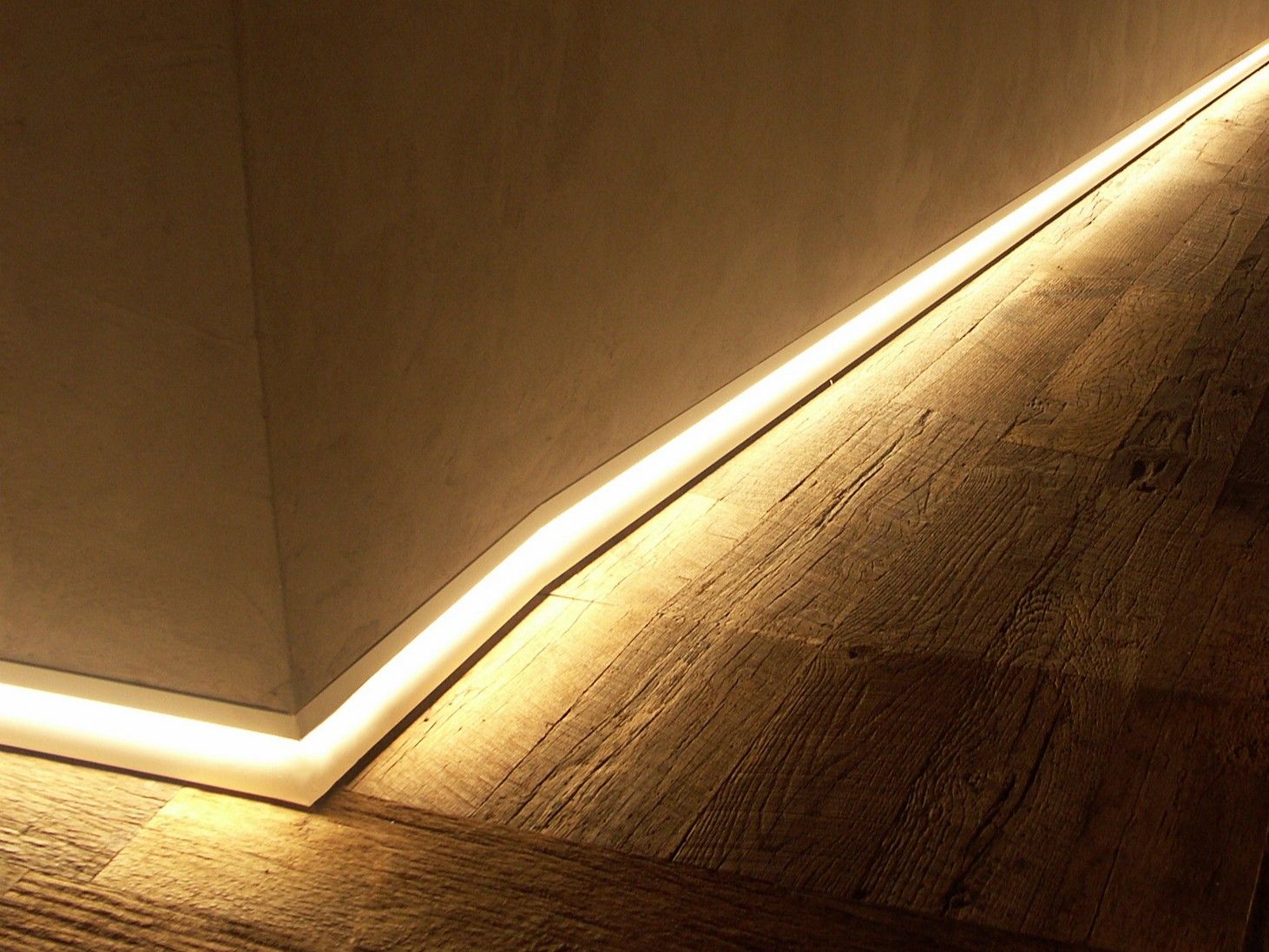 INFINITO Skirting board By Design Luce