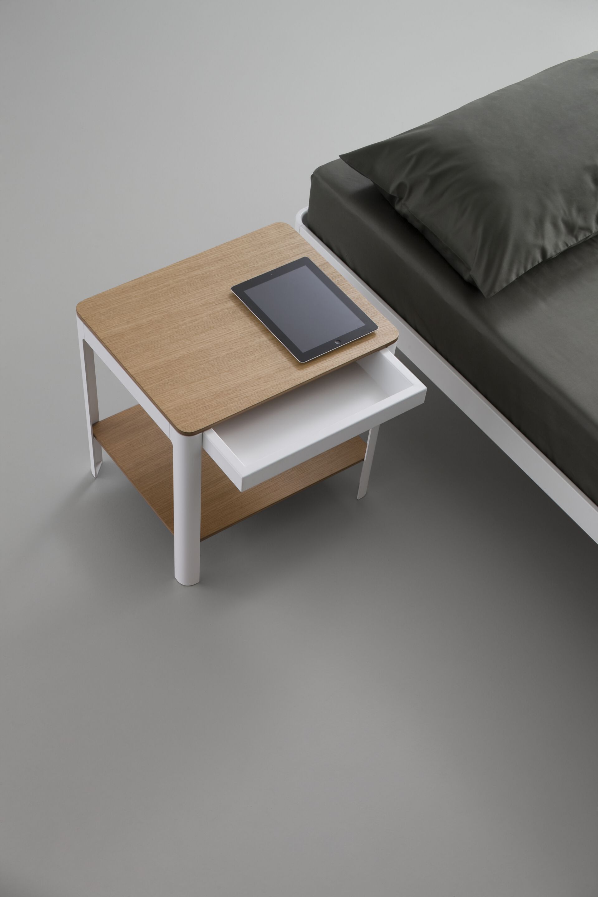 ALU MIN BEDSIDE Bedside table By isOnAir