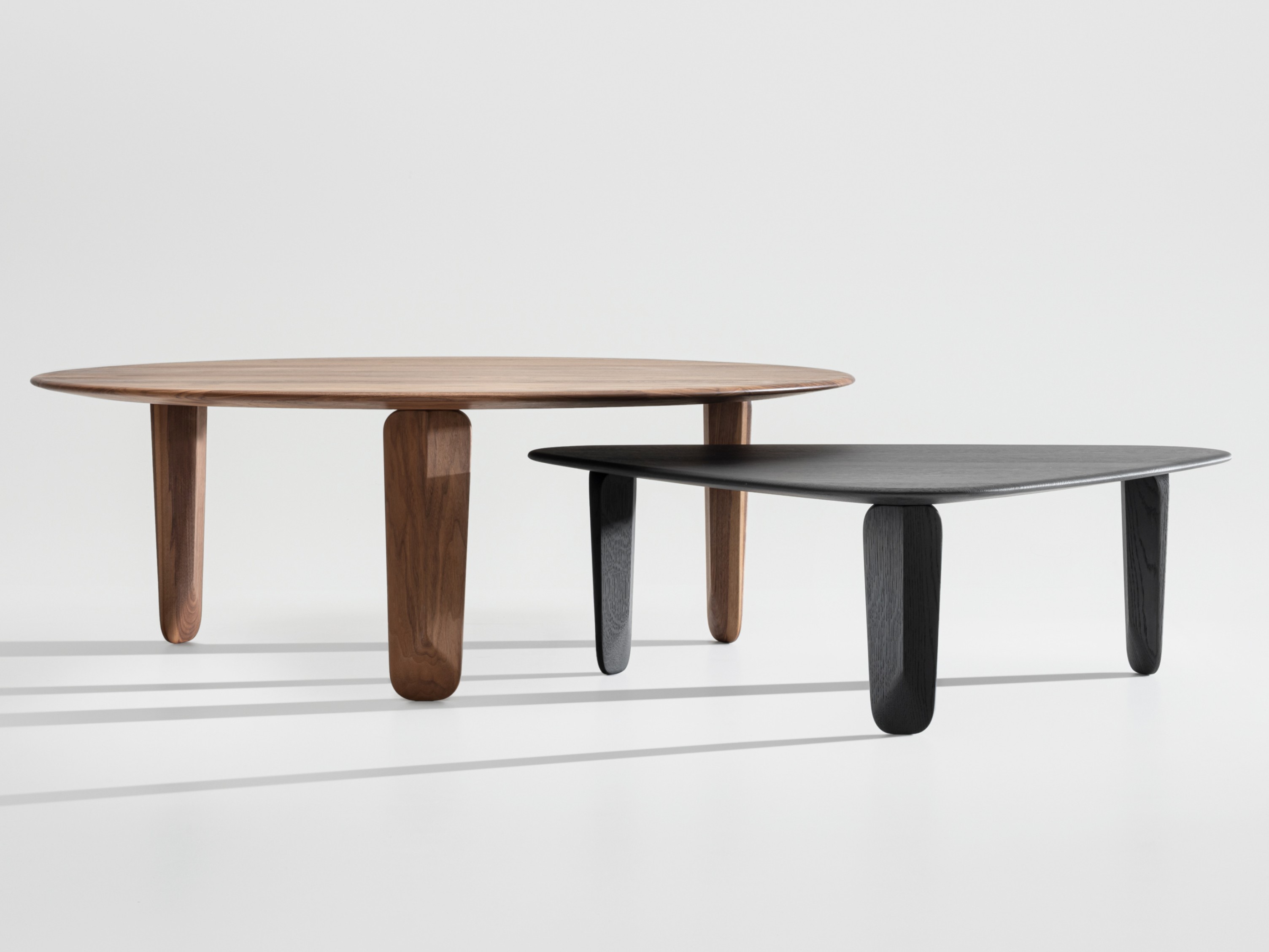 KUYU Low round solid wood coffee table By ZEITRAUM | design Formstelle