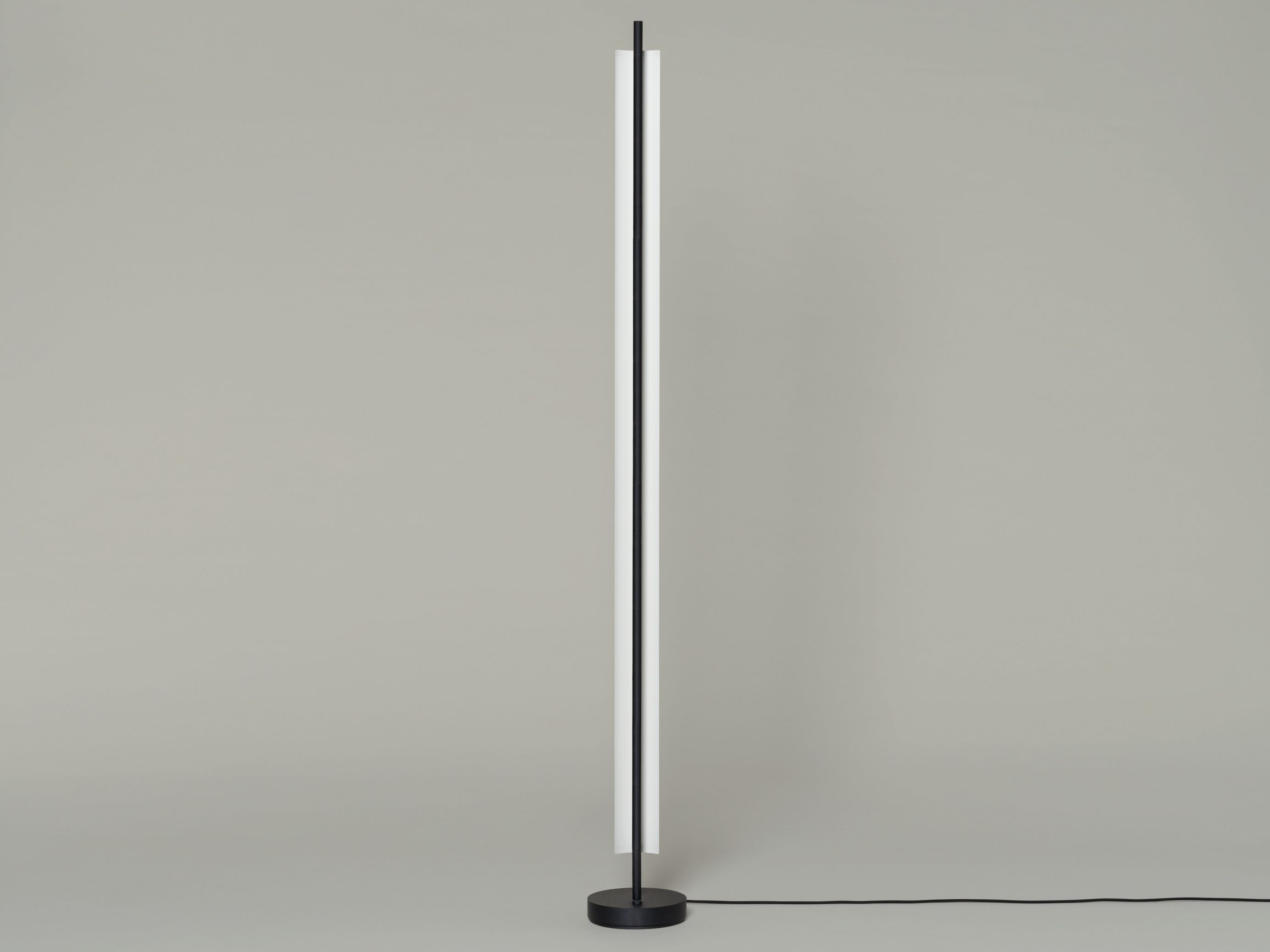 LÁMINA 165 | Floor lamp By Santa & Cole design Antoni Arola